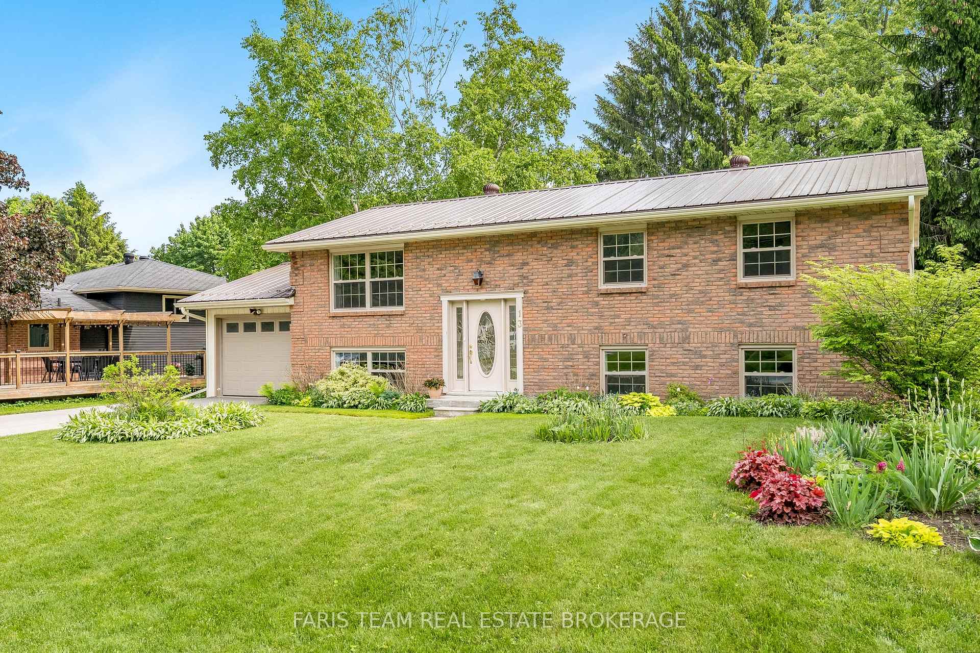 Clearview Real Estate MLS® Listings & Houses For Sale