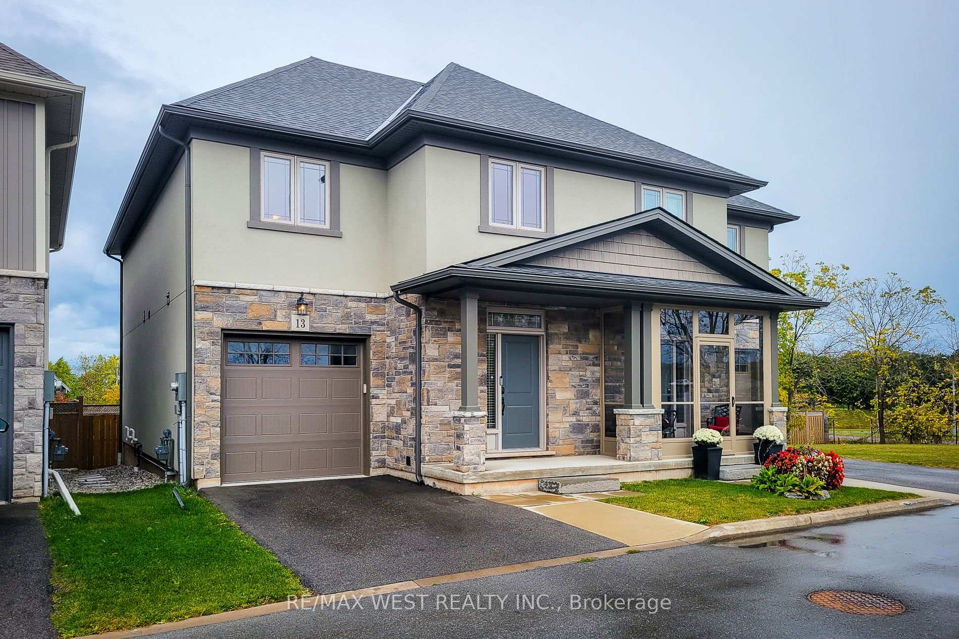 13 Lindsay Way, Grimsby, ON L3M 0H6