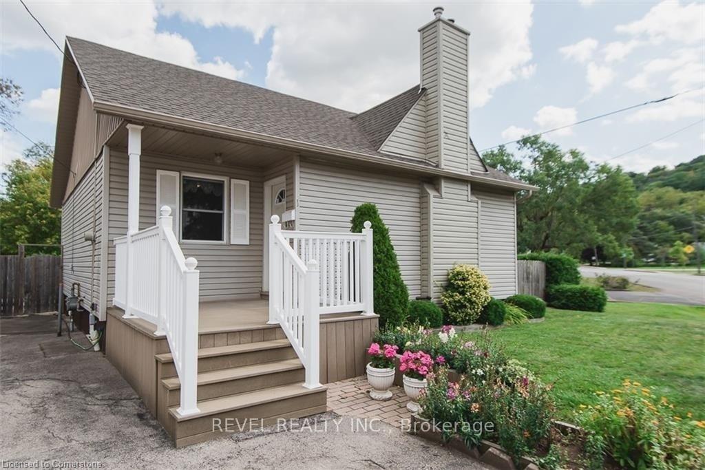 13 New Mountain Road, Hamilton, ON L8G 2R4