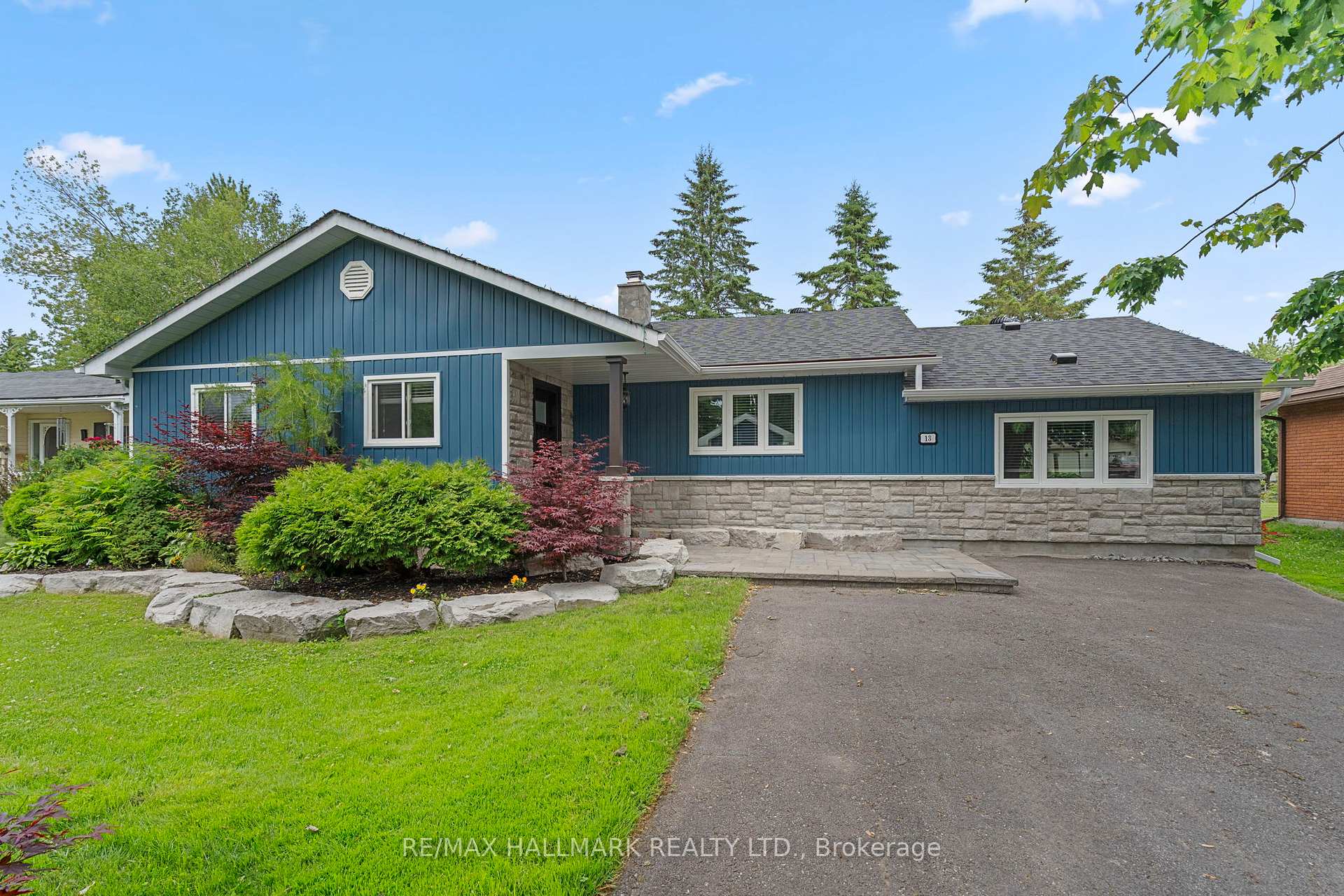 13 Pinetree Court, Ramara, ON L0K 1B0