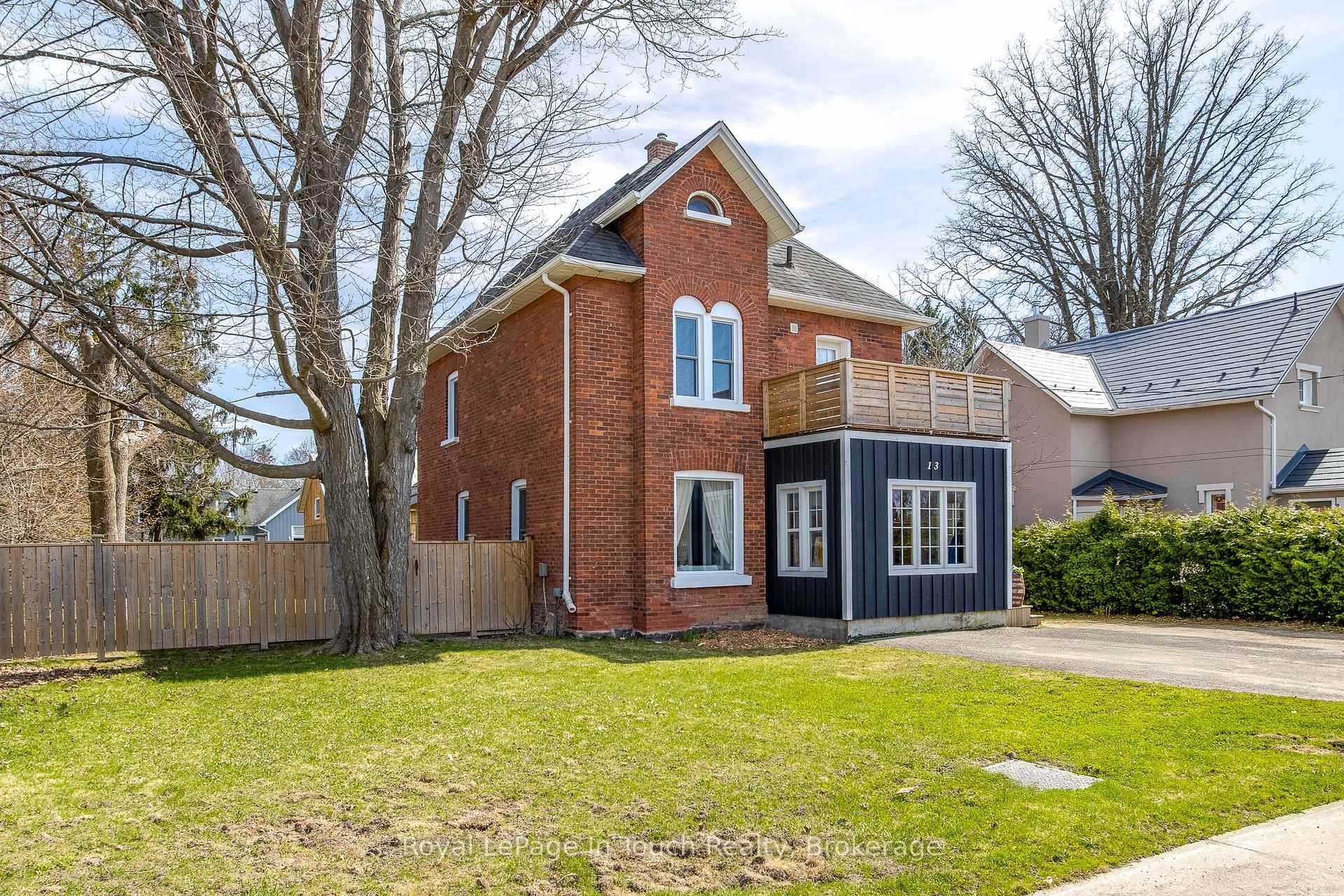 13 Stone Street, Springwater, ON L0L 1P0