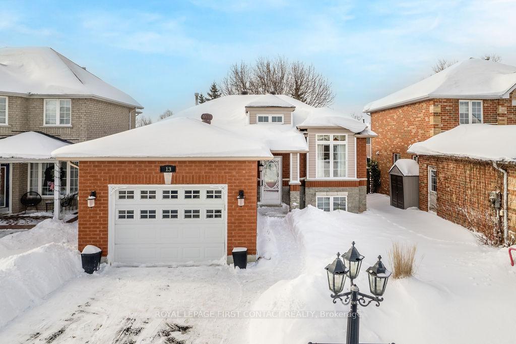 13 Taylor Drive, Barrie, ON L4N 8K7