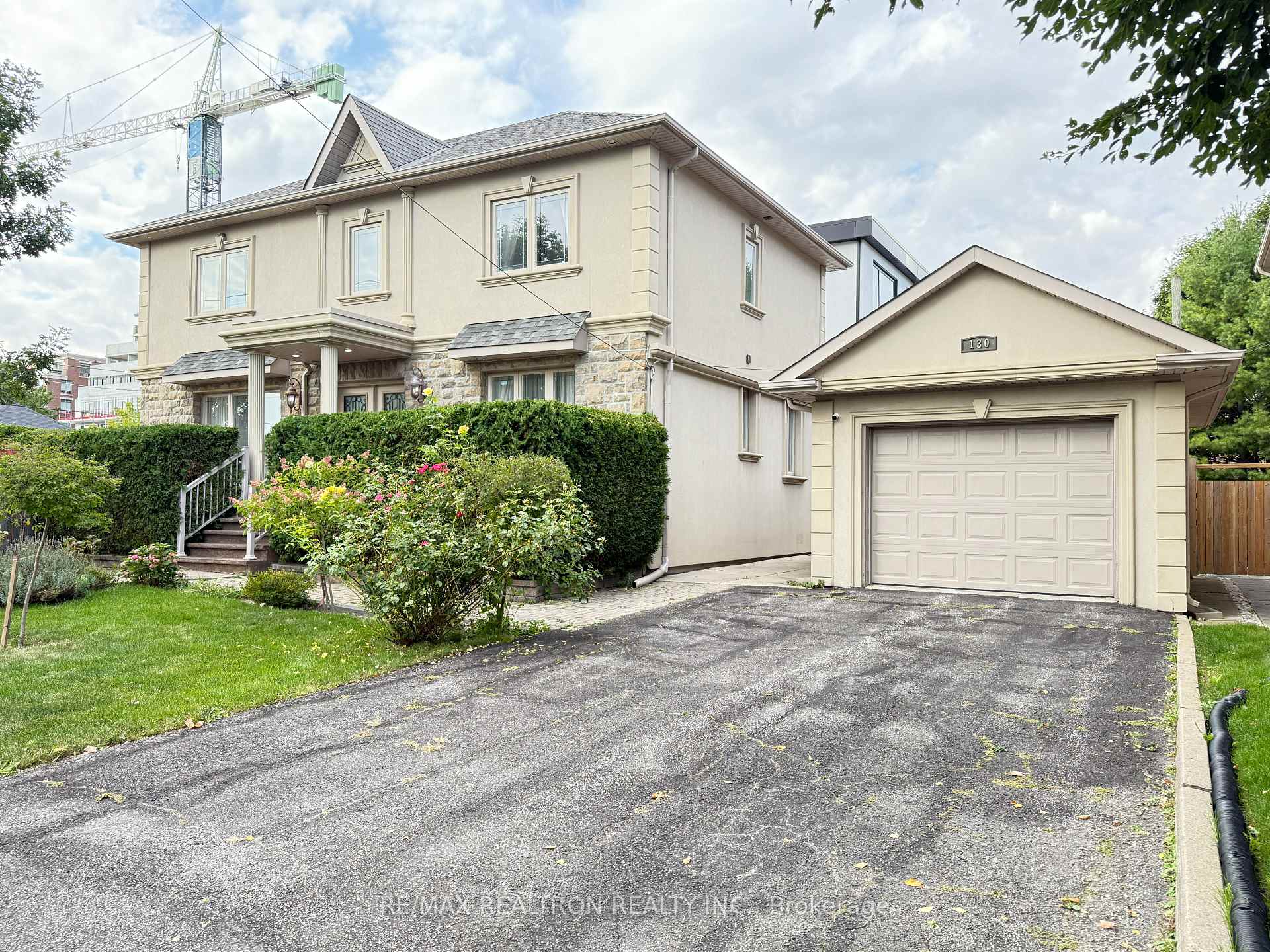 130 Alexis Boulevard, Toronto, ON M3H 2P9