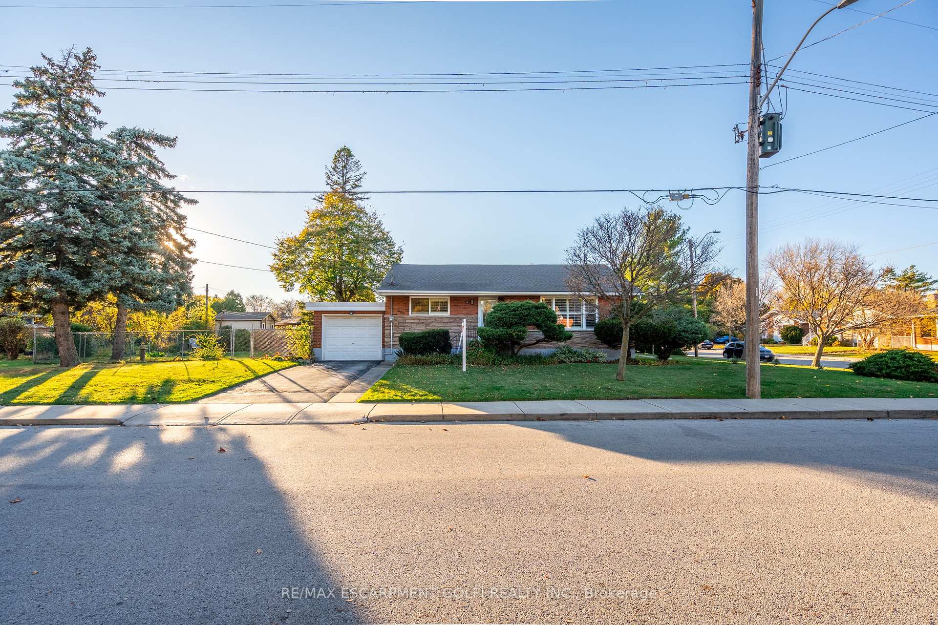 130 KINGS FOREST Drive, Hamilton, ON L8T 4K1