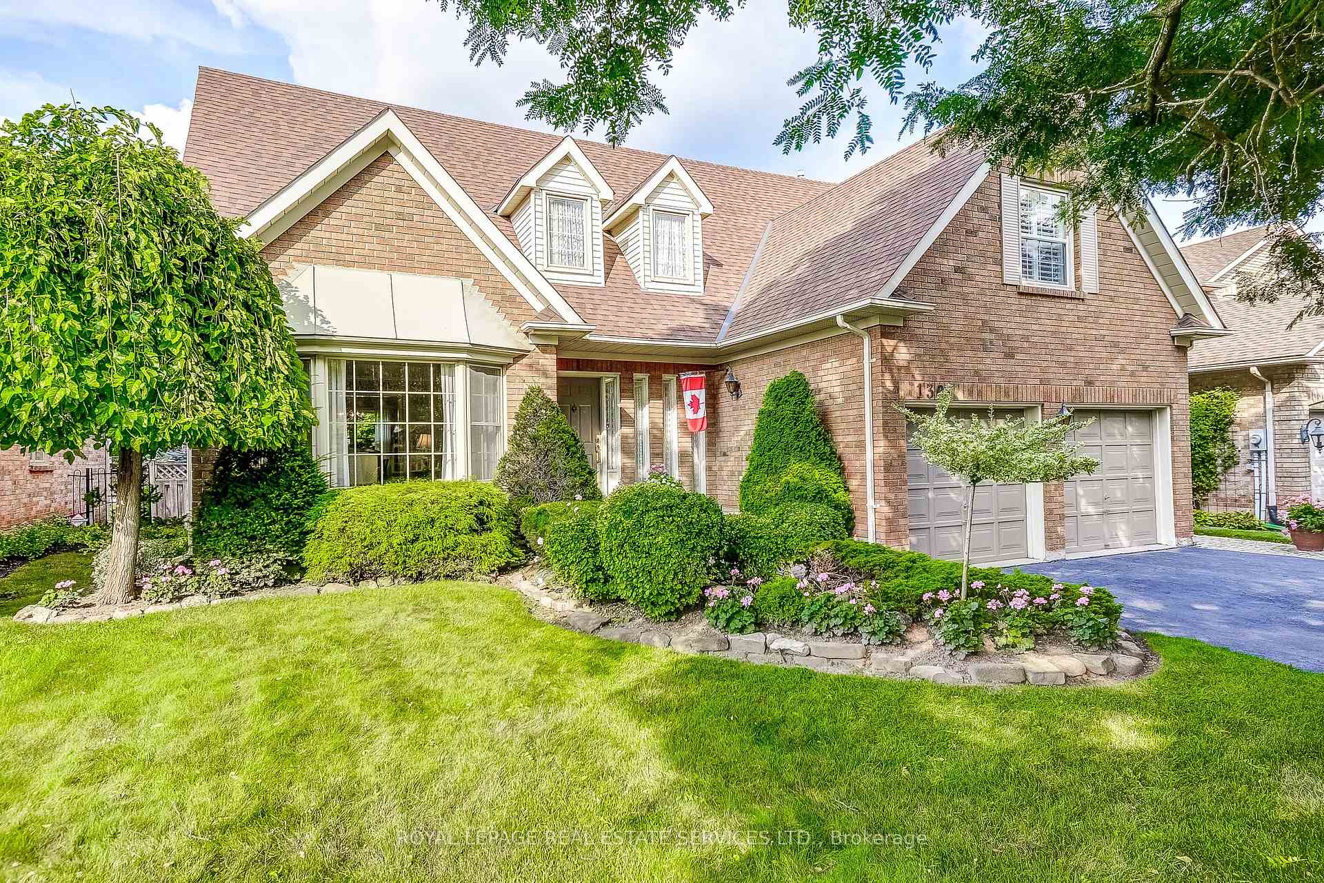 1301 Mapleridge Crescent, Oakville, ON L6M 2H1