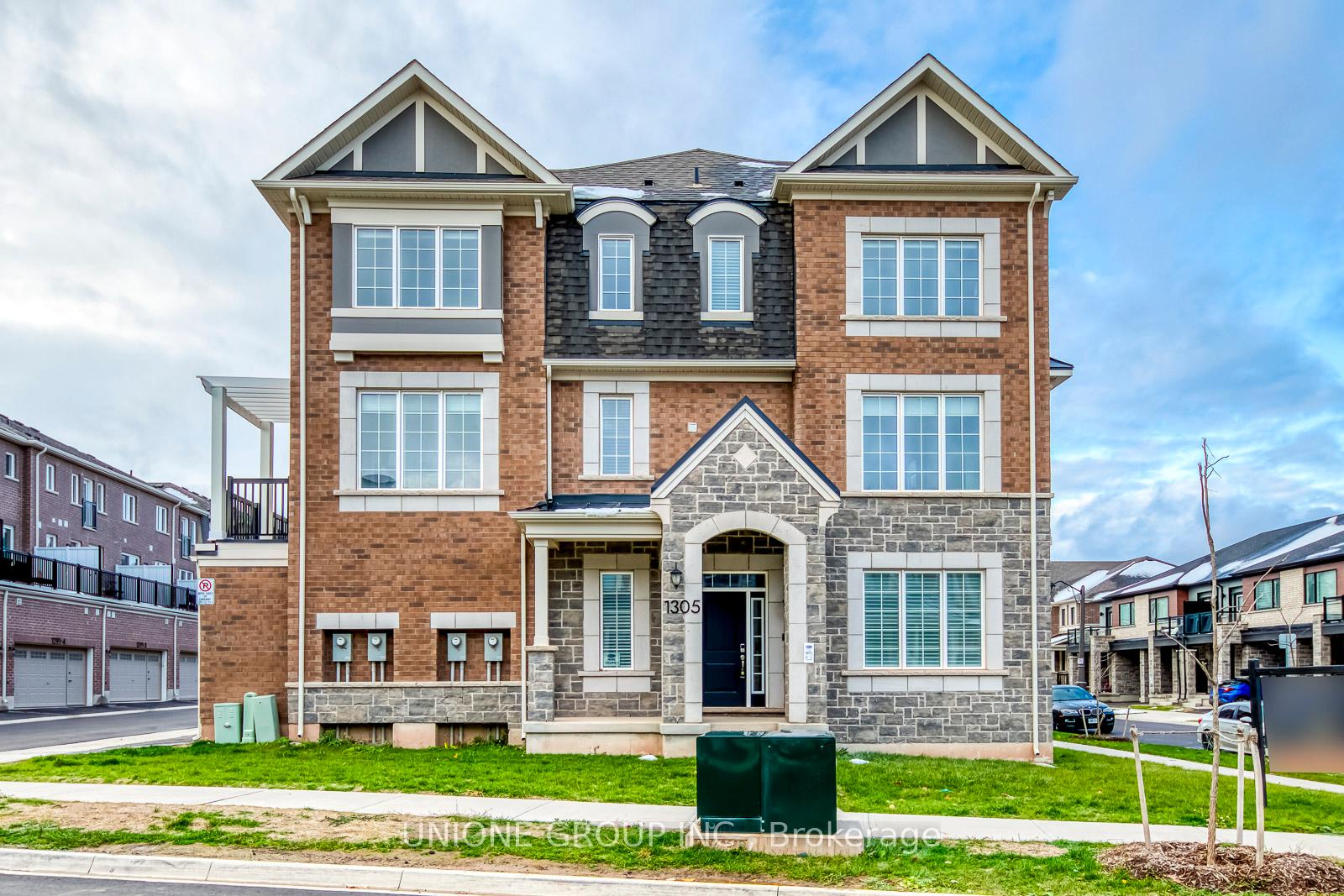 1305 Courtleigh Trail, Oakville, ON L6H 7Y2