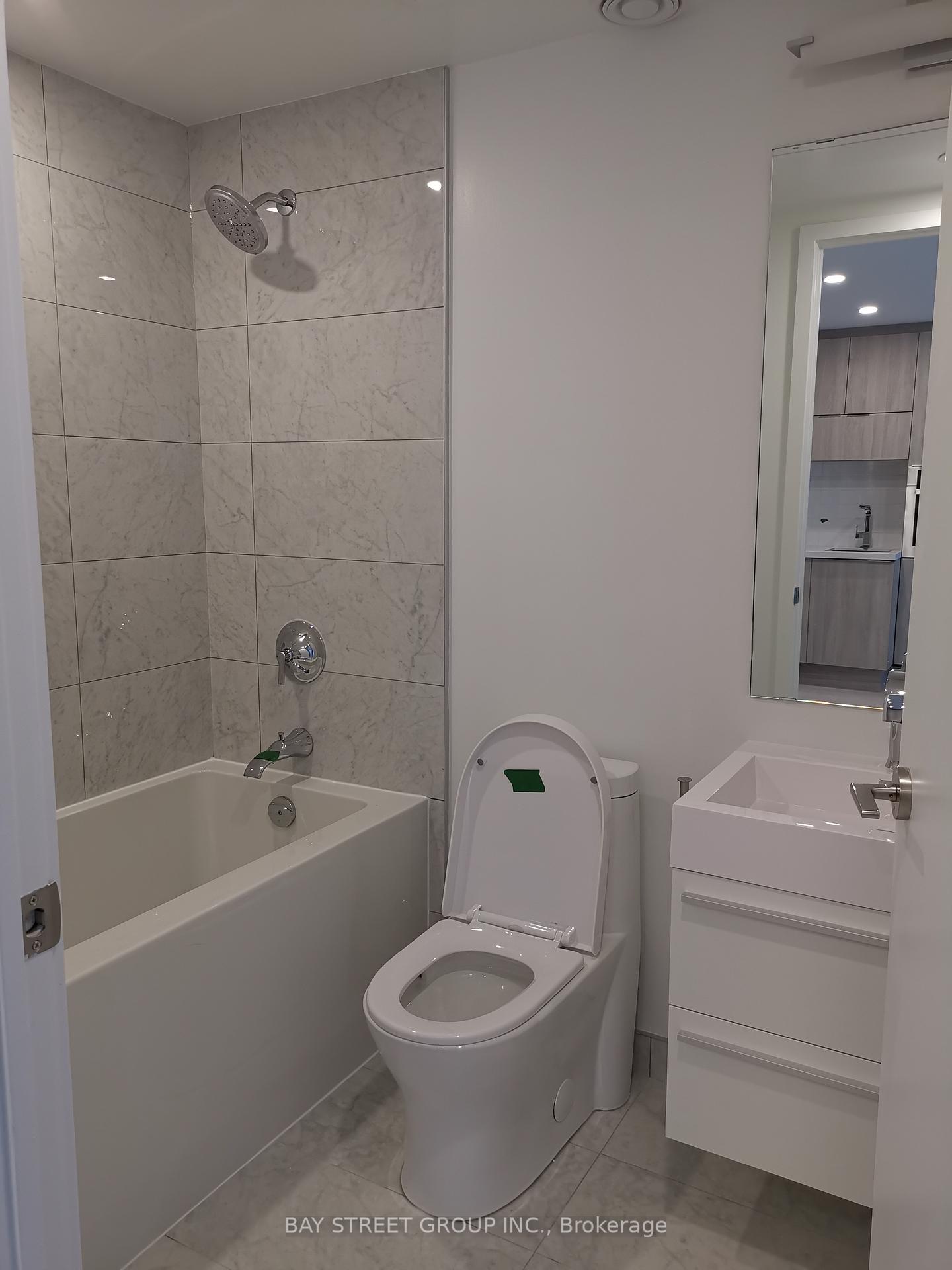 1306 - 39 Roehampton Avenue, Toronto, ON M4P 1E4