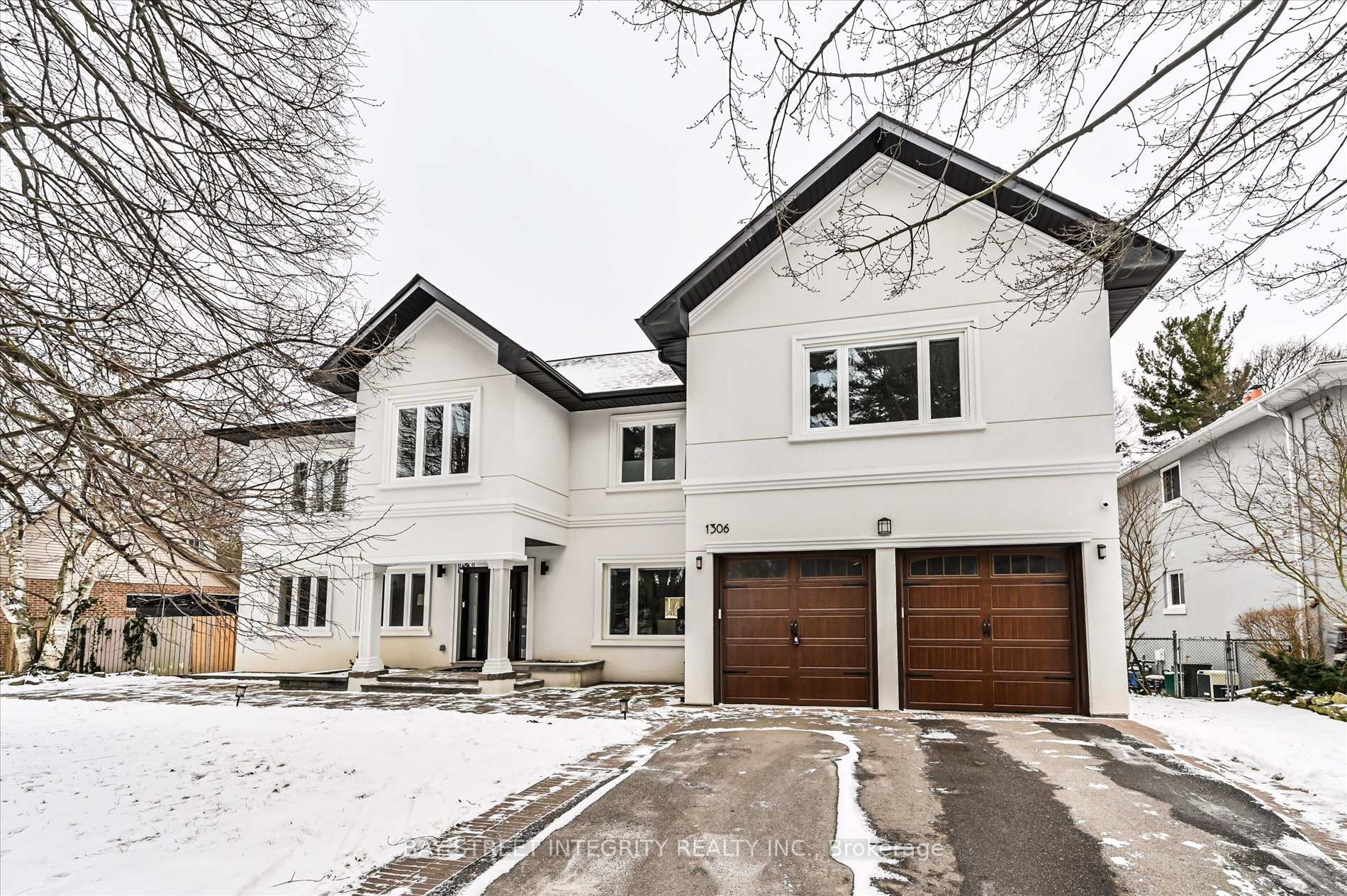 1306 Amber Crescent, Oakville, ON L6J 2N8