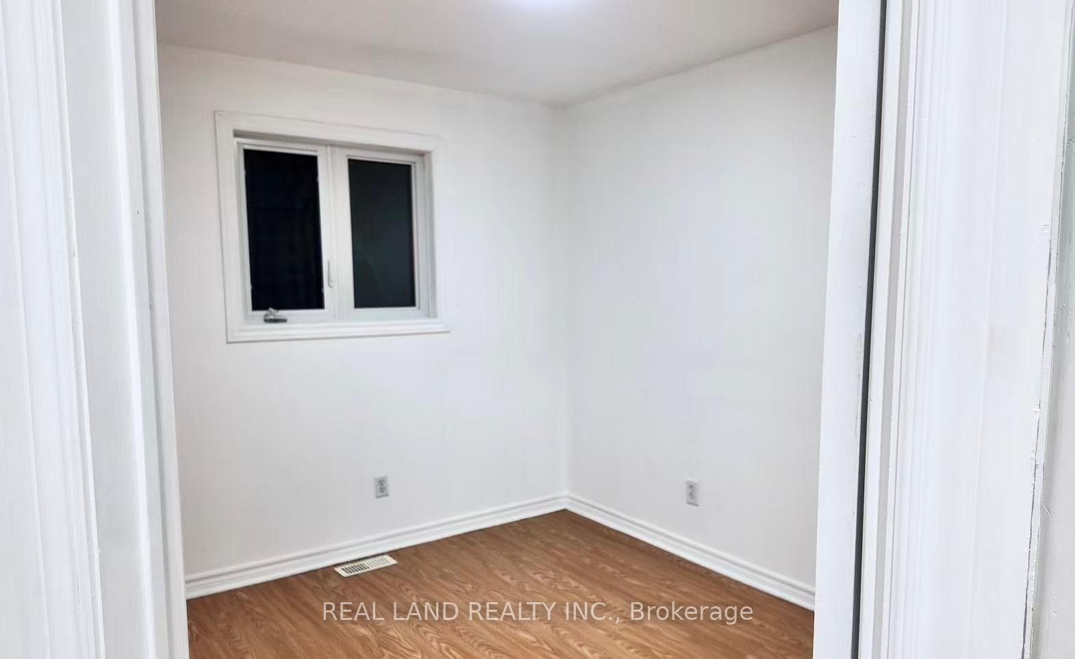 132 Edgecroft Road, Toronto, ON M8Z 2C3