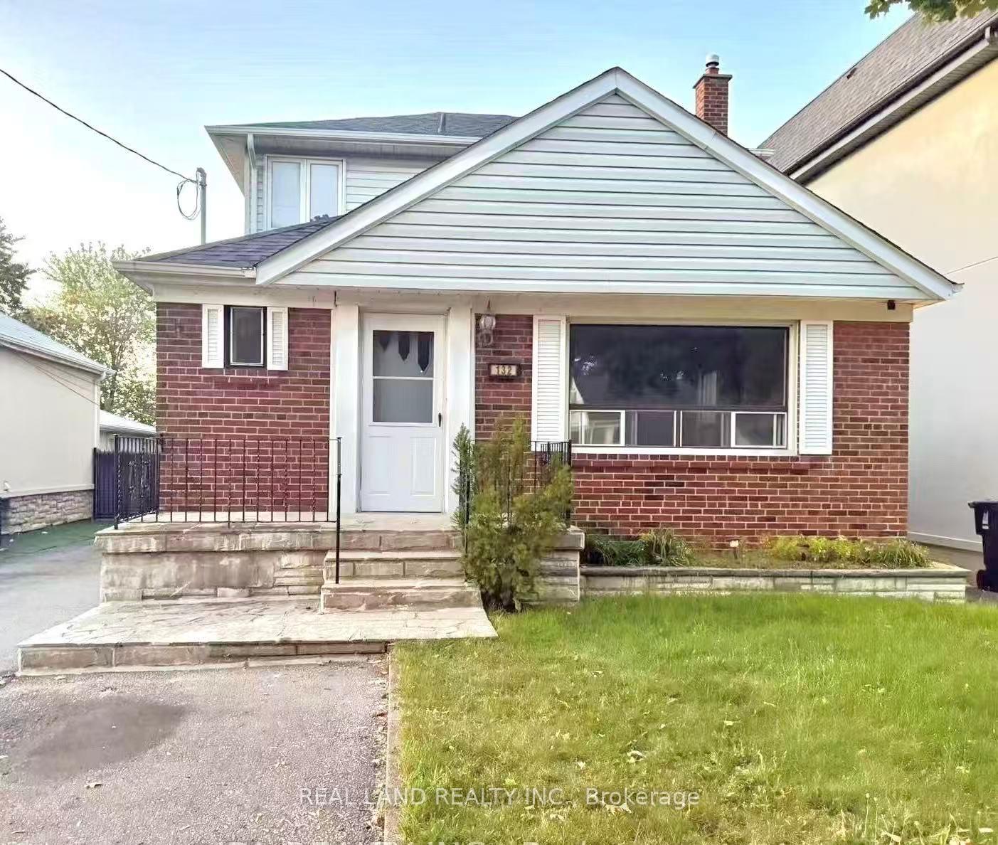132 Edgecroft Road, Toronto, ON M8Z 2C3