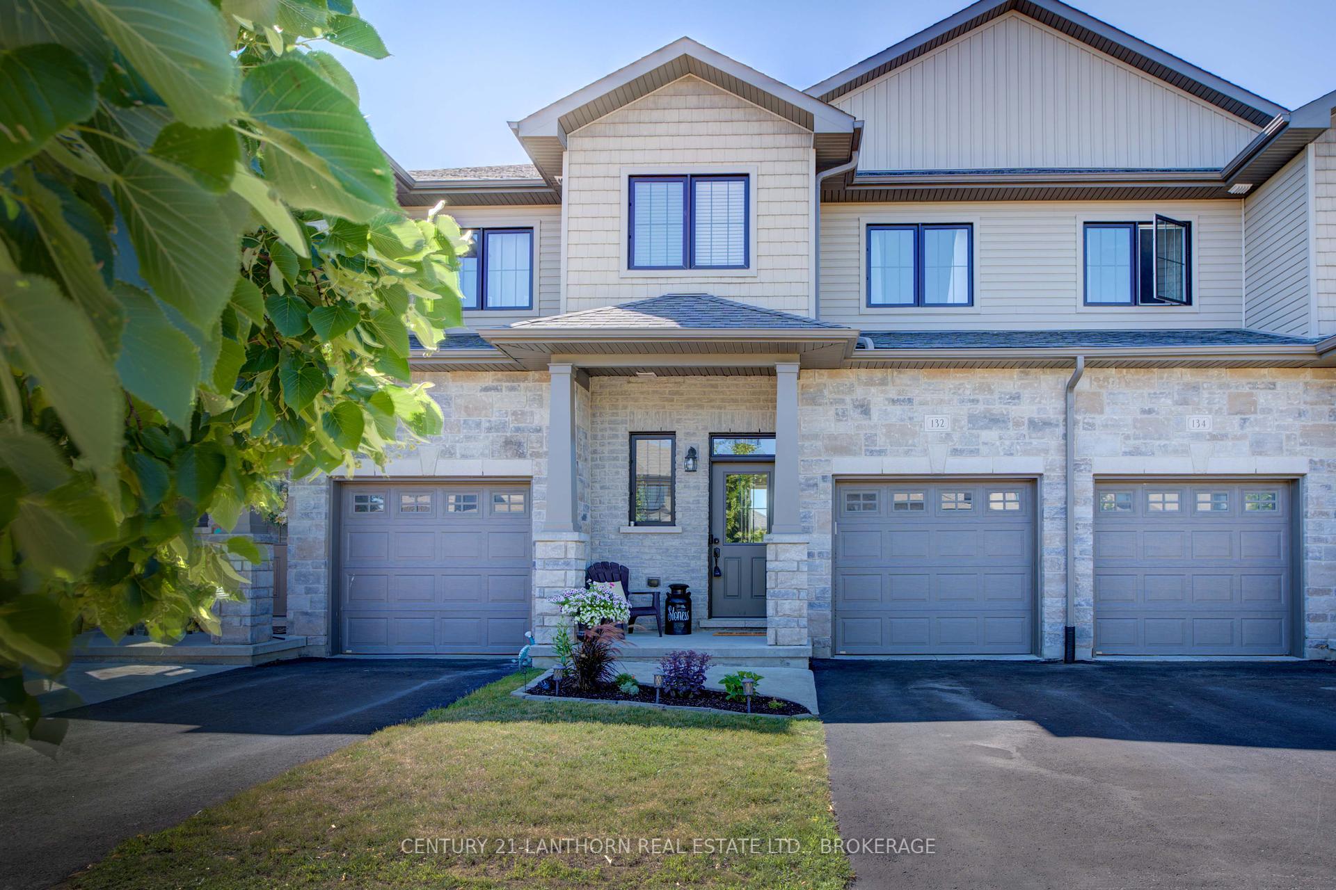 132 Simurda Court, Loyalist, ON K7N 0A8
