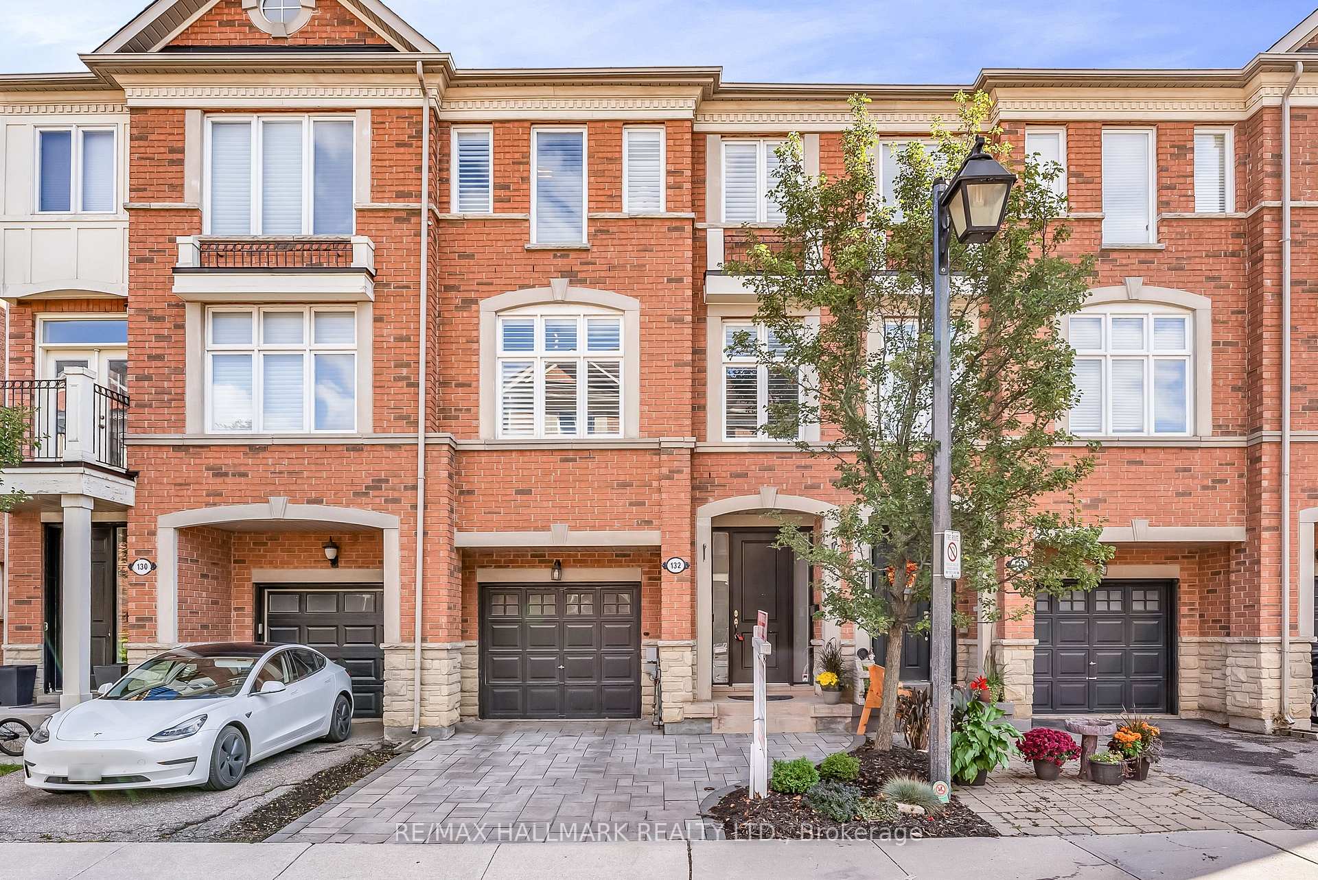 132 Vittorio De Luca Drive, Vaughan, ON L4L 3S3