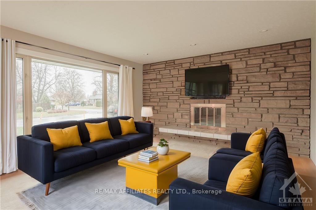 1321 RIDEOUT Crescent, Parkway Park - Queensway Terrace S and Area ...