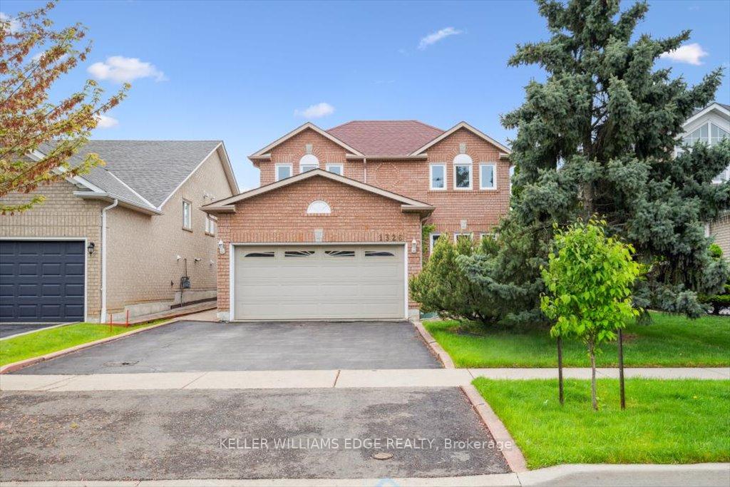 1326 Midgreen Lane, Mississauga, ON L5V 2E5