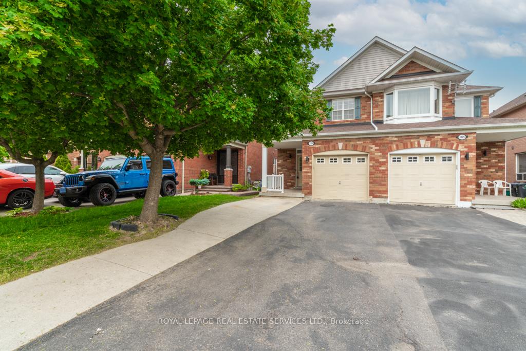 Upper - 1327 Weir Chase, Mississauga, ON L5V 2W7