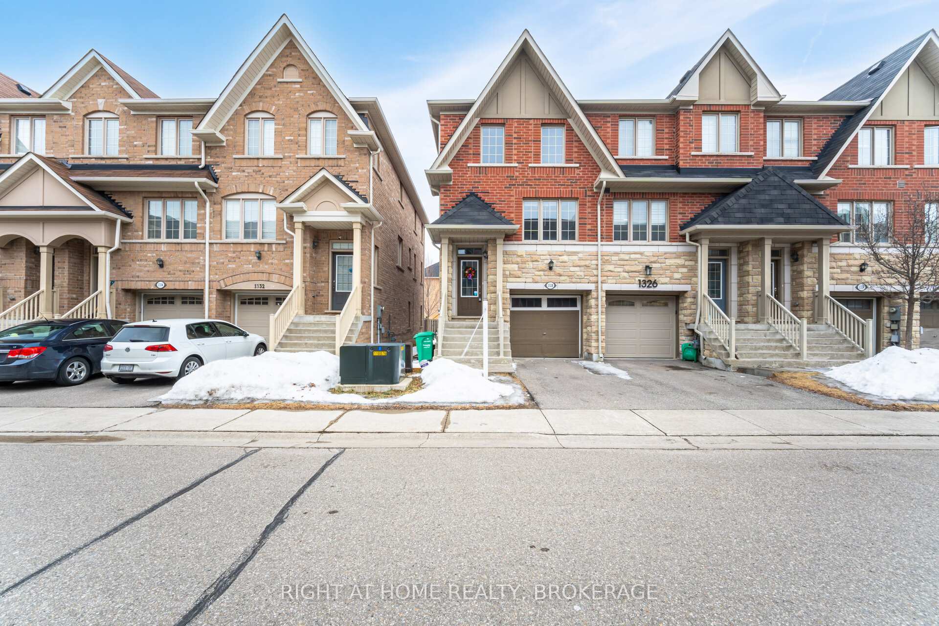 1328 Granrock Crescent, Mississauga, ON L5V 0E1