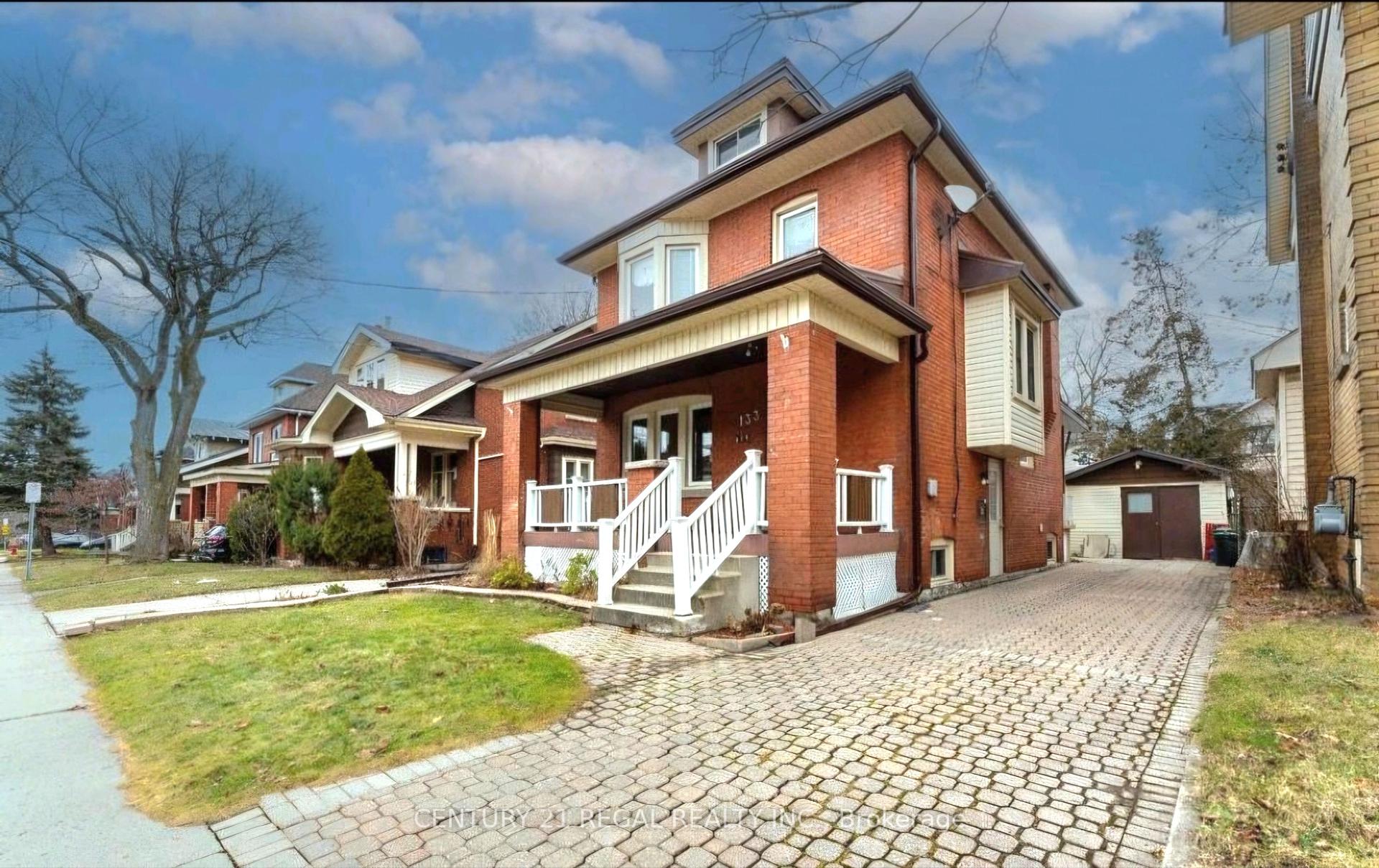 Upper - 133 Eastbourne Avenue, Hamilton, ON L8M 2M9