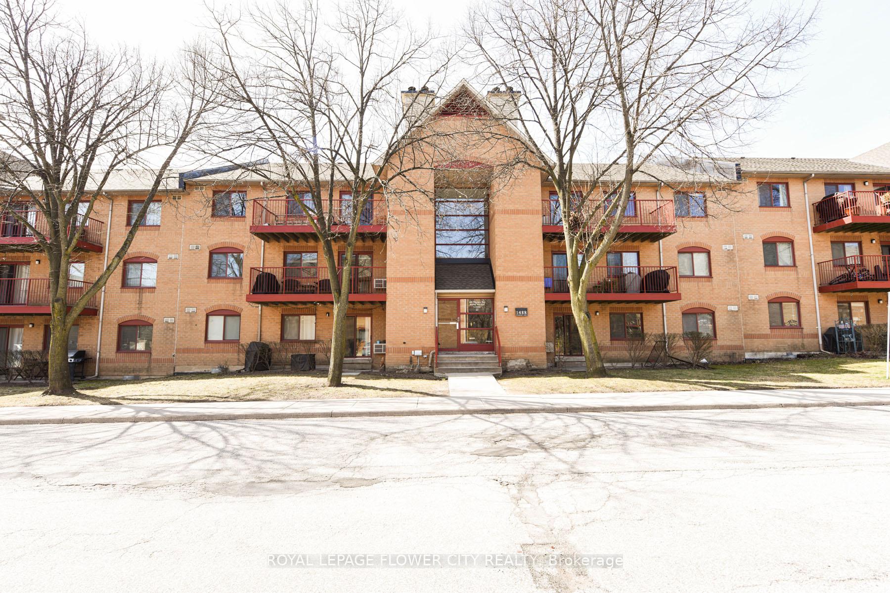 1334 - 1488 Pilgrims Way W, Oakville, ON L6M 3G8