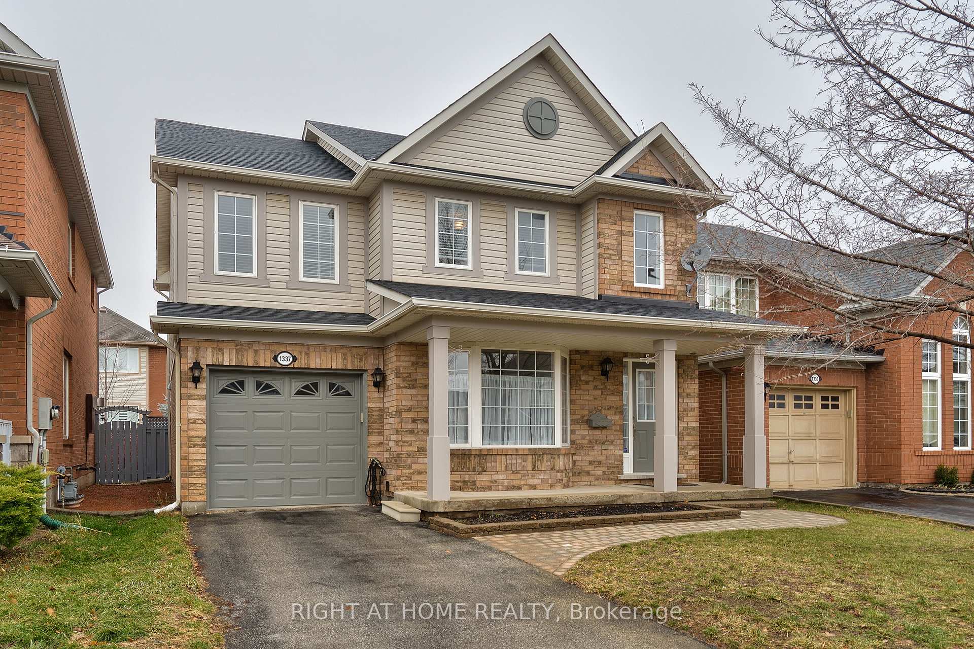 1337 Goldhawk Trail, Oakville, ON L6M 3Y6