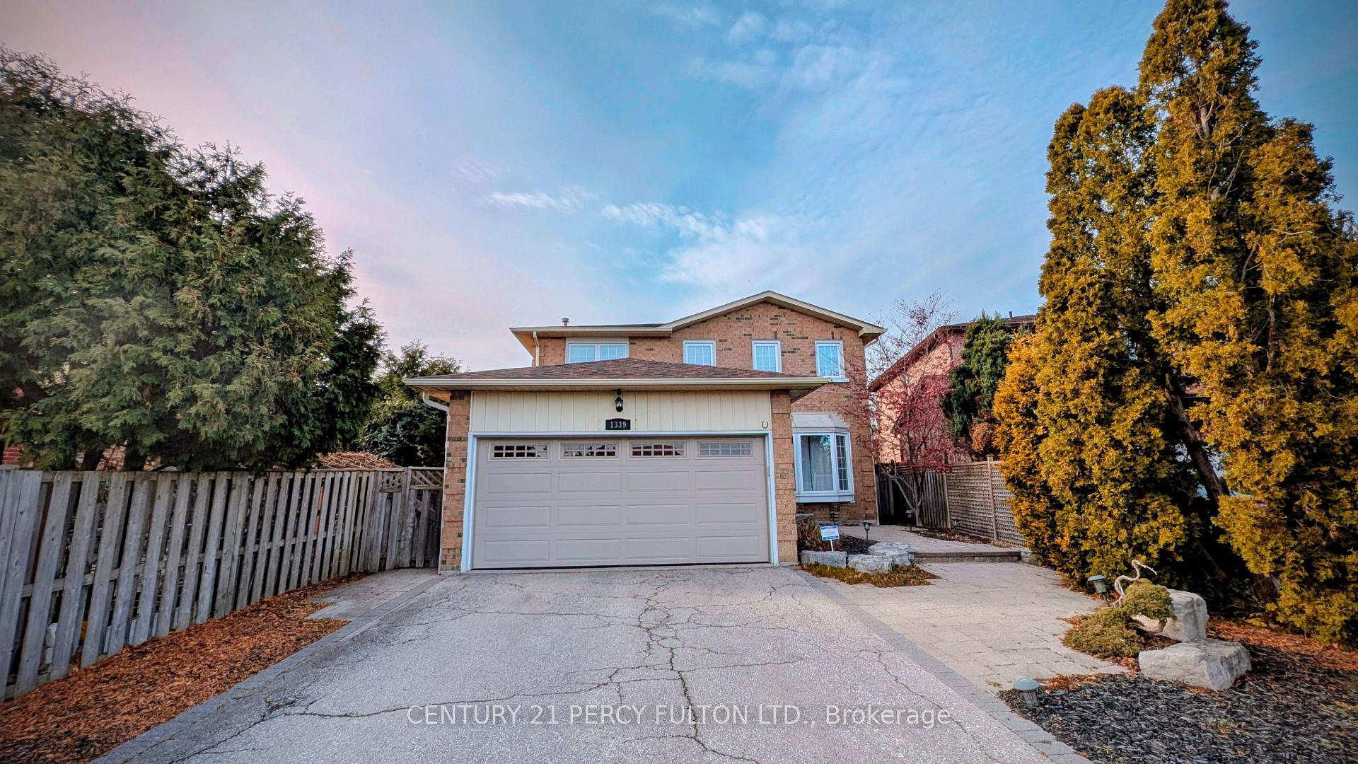 1339 Quinpool Court, Mississauga, ON L5C 4J3