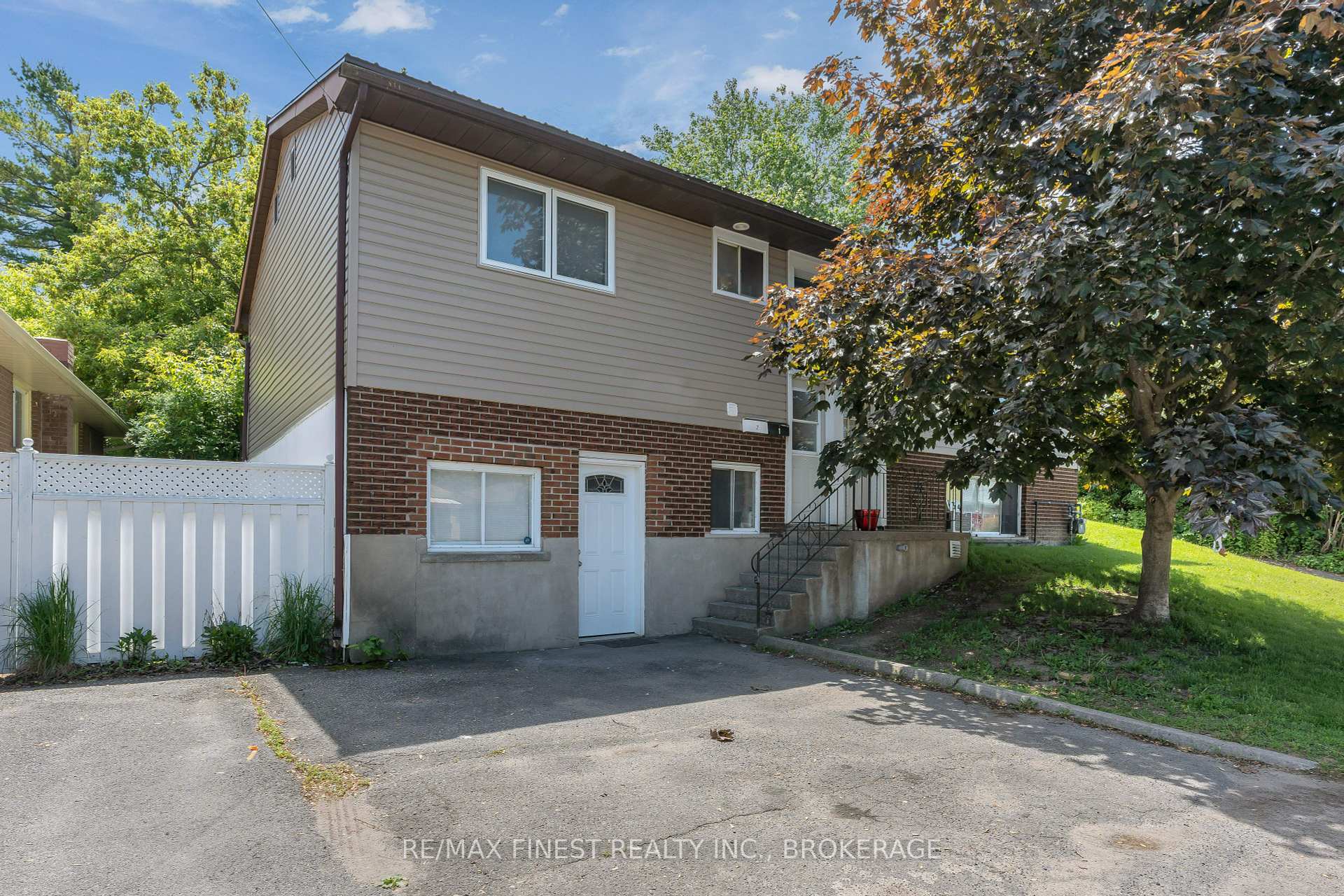 134 Raglan Road, Kingston, ON K7K 1L2