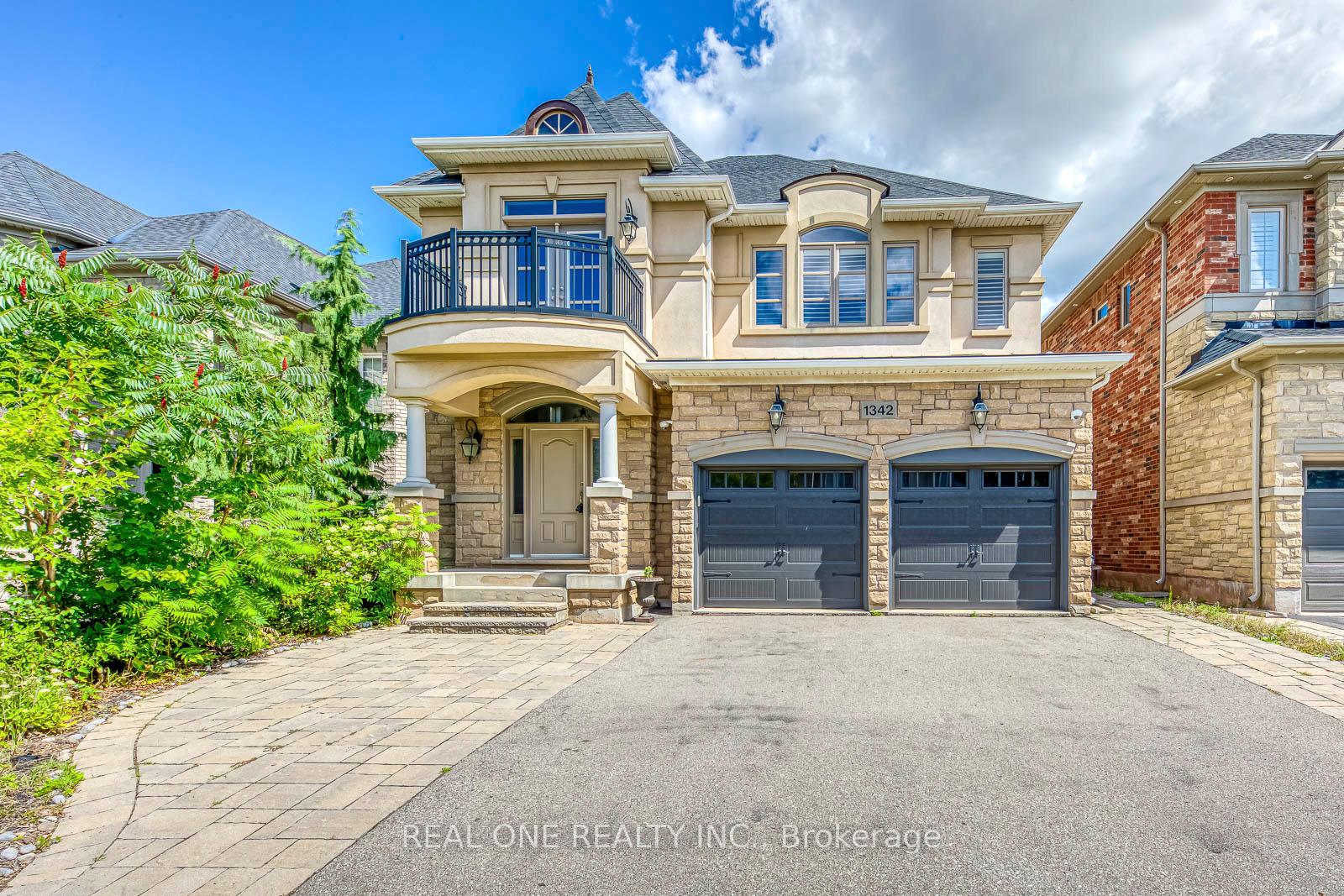 1342 Kestell Boulevard, Oakville, ON L6H 0C8