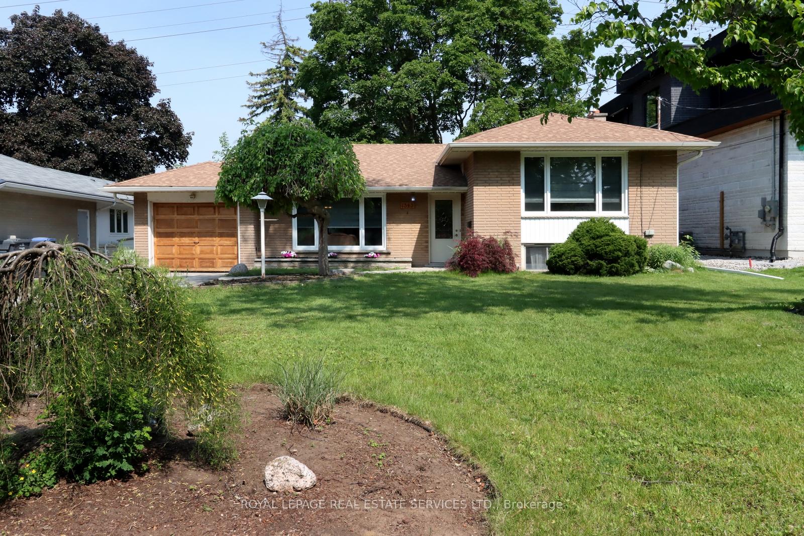 1343 Melton Drive, Mississauga, ON L4Y 1L6