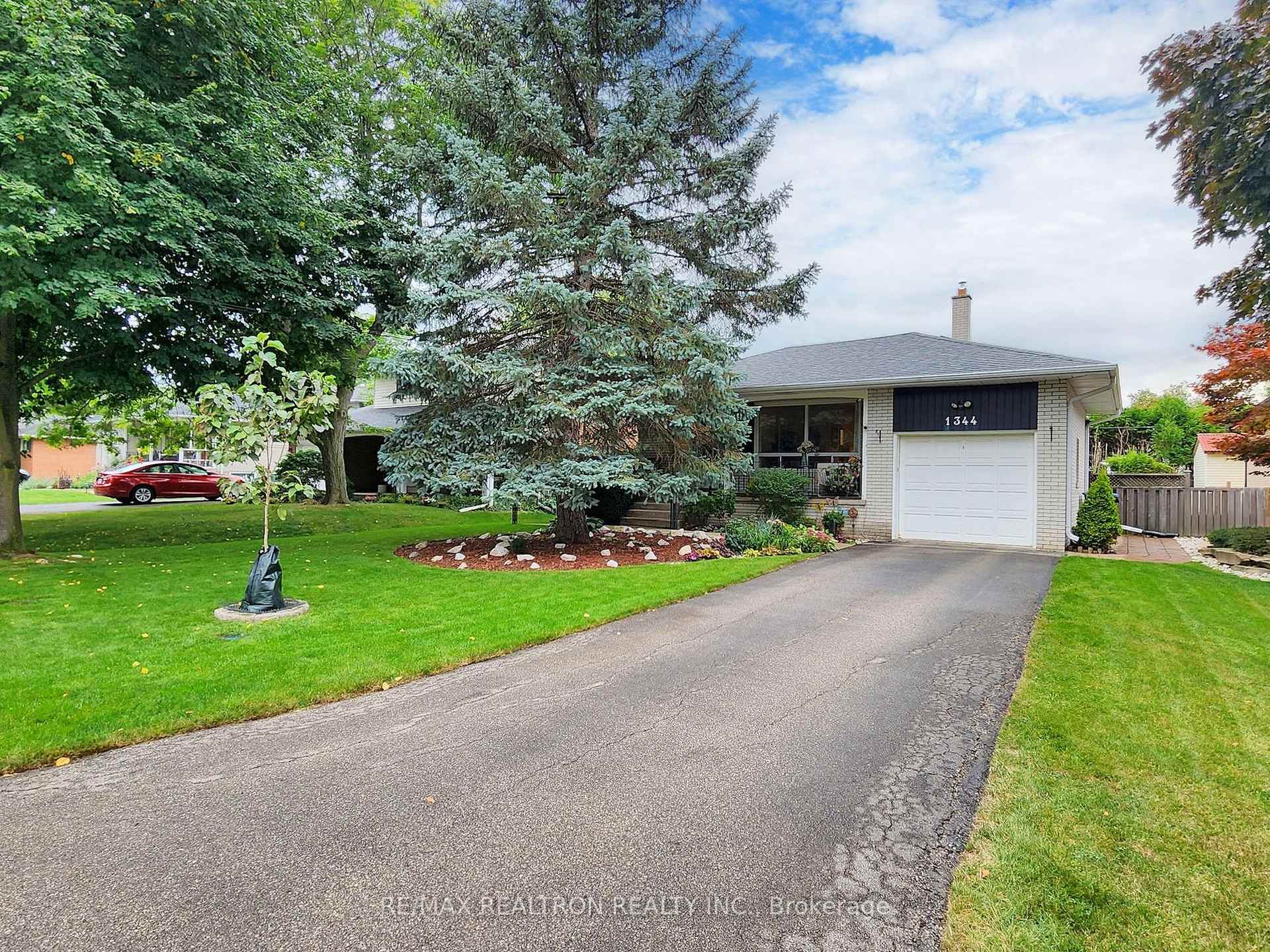 1344 Monaghan Circle, Mississauga, ON L5C 1R8