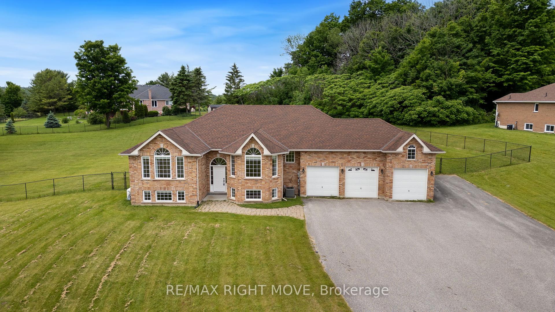 1348 Hawk Ridge Crescent, Severn, ON L3V 0Y6