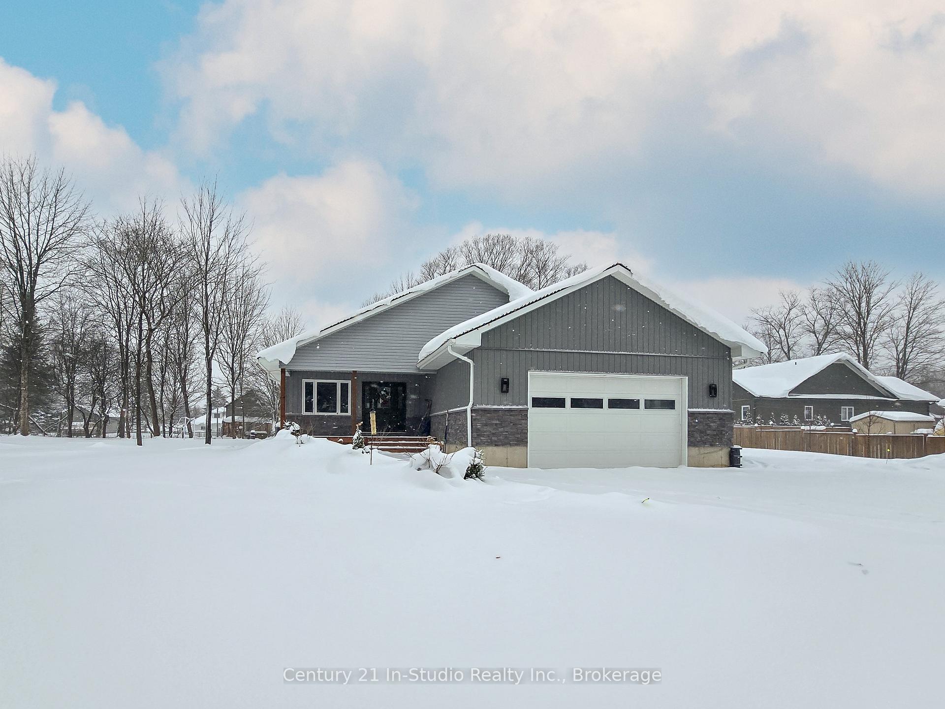 135 Confederation Drive, Chatsworth, ON N0H 1R0