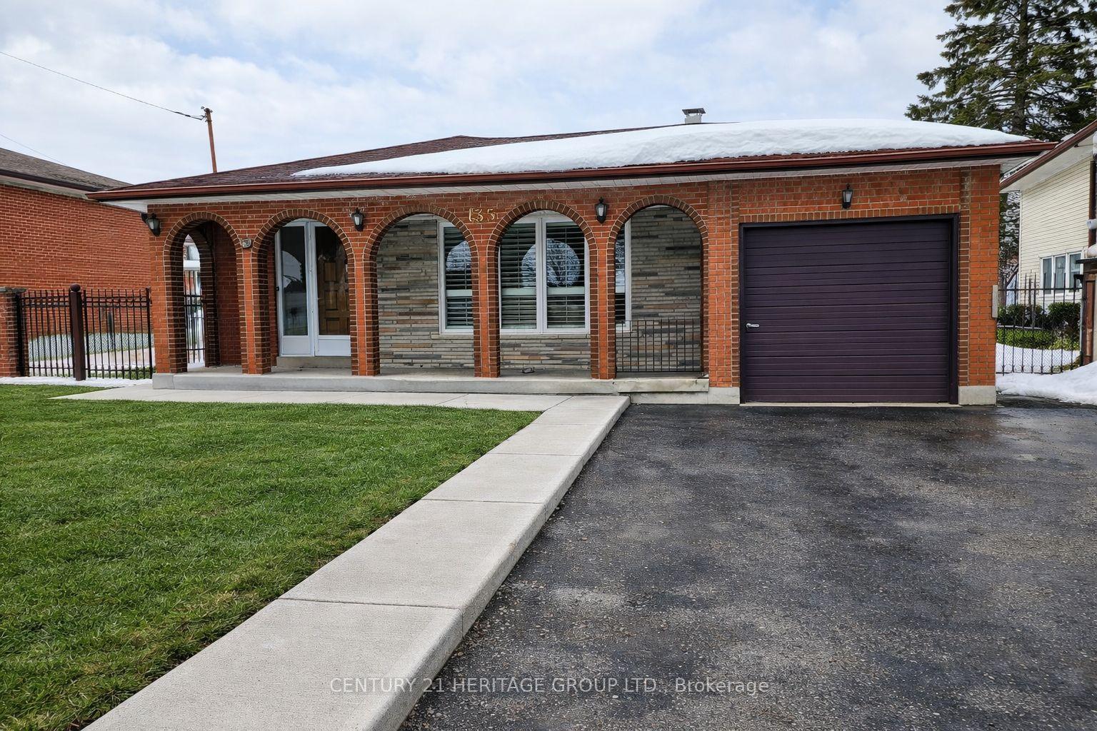 135 Derrydown Road, Toronto, ON M3J 1R6