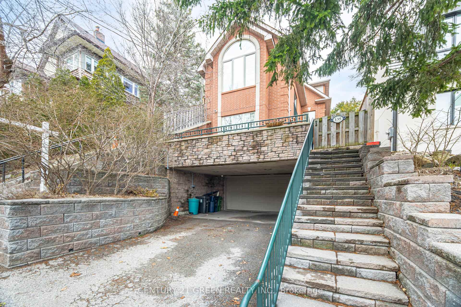 135 Glenmount Park Road, Toronto, ON M4E 2N3