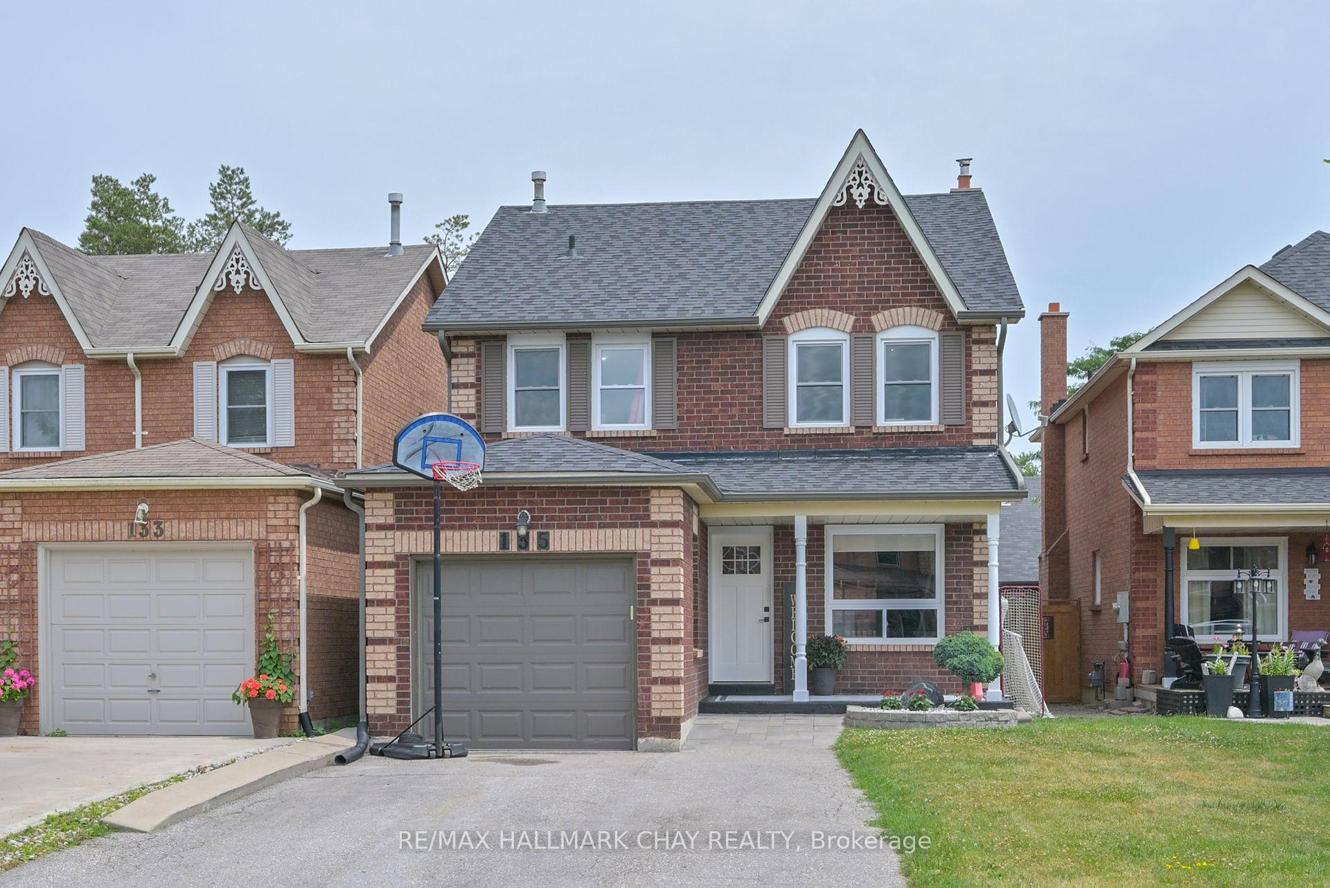 135 Heydon Avenue, New Tecumseth, ON L9R 1N6