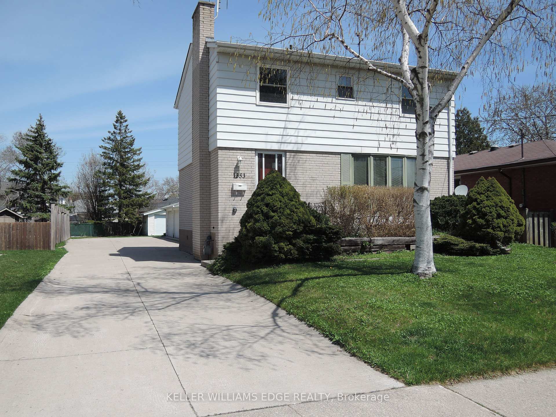 1353 Fisher Avenue, Burlington, ON L7P 2L7