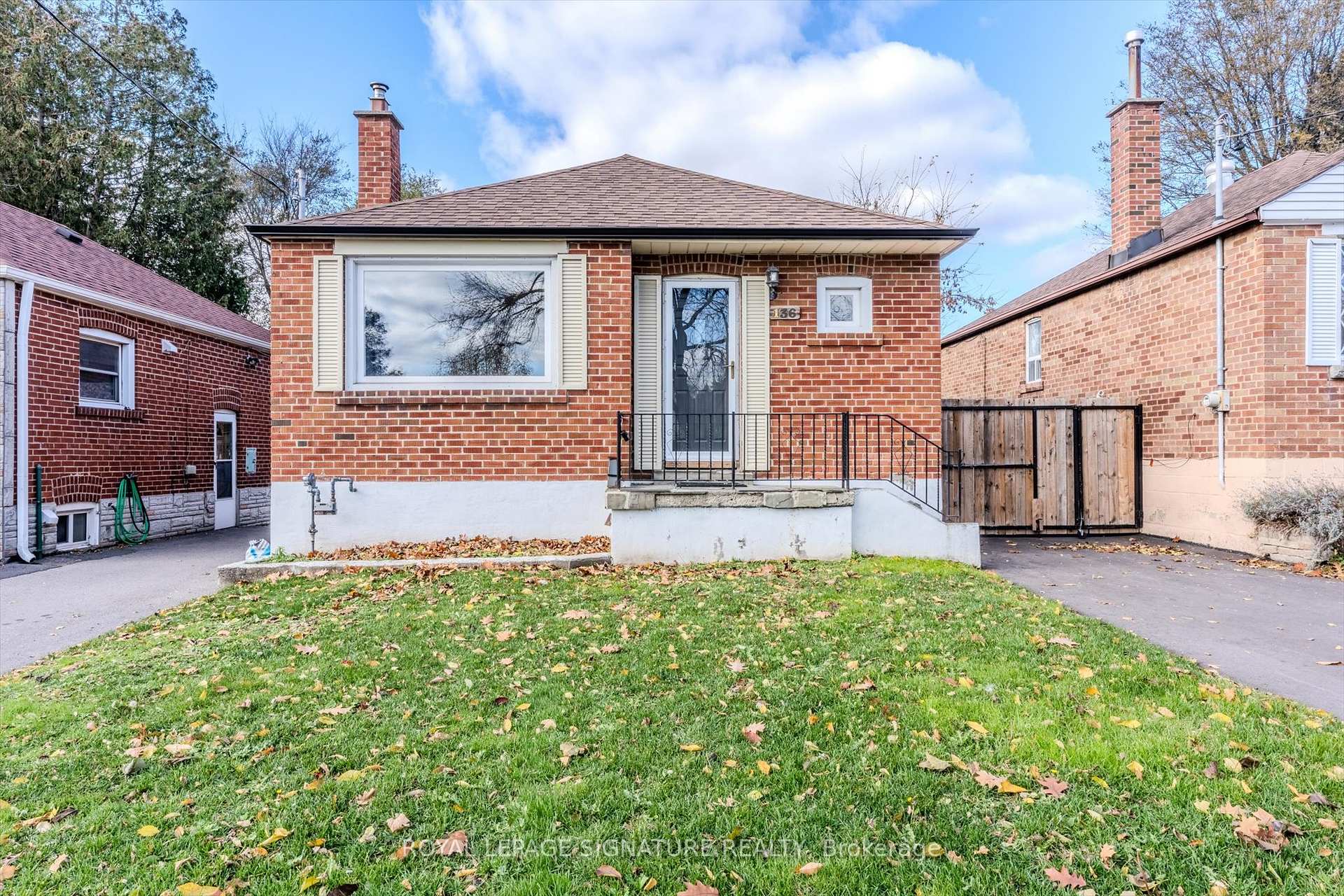 136 Meighen Avenue, Toronto, ON M4B 2H9