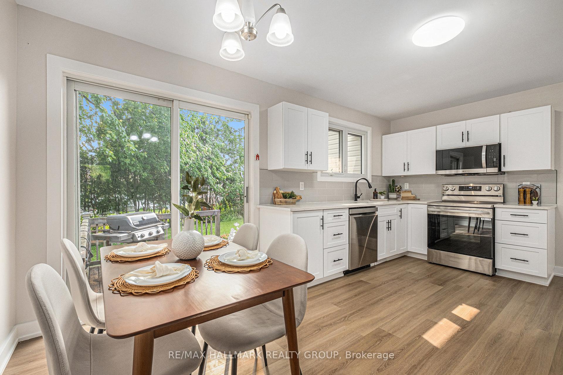 1360 METZ Crescent, Cyrville - Carson Grove - Pineview, ON K1K 3Z5