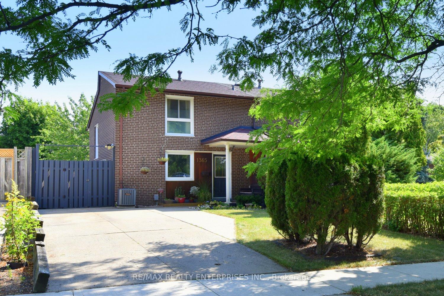 1365 Seaview Drive, Mississauga, ON L5J 1X4