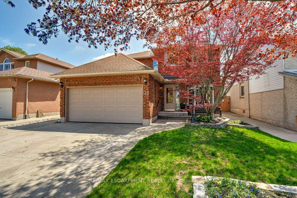 137 Claudette Gate, Hamilton, ON L9B 2J9