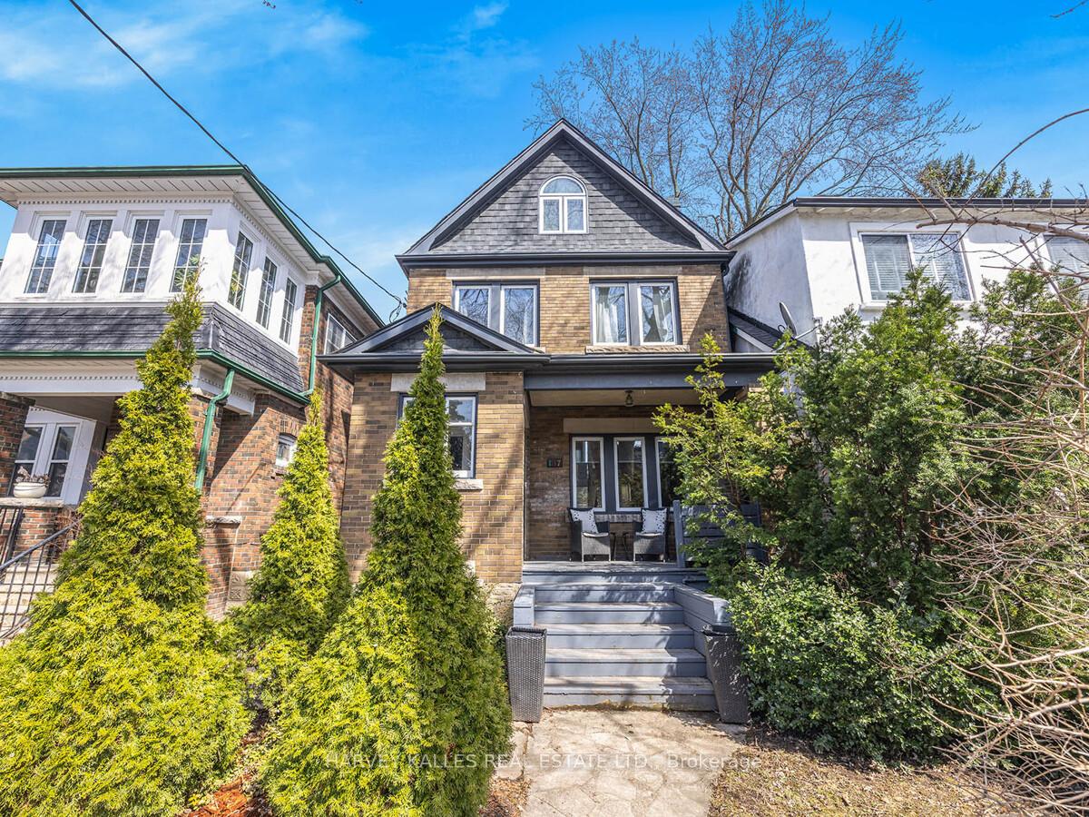 137 Pinewood Avenue, Toronto, ON M6C 2V4