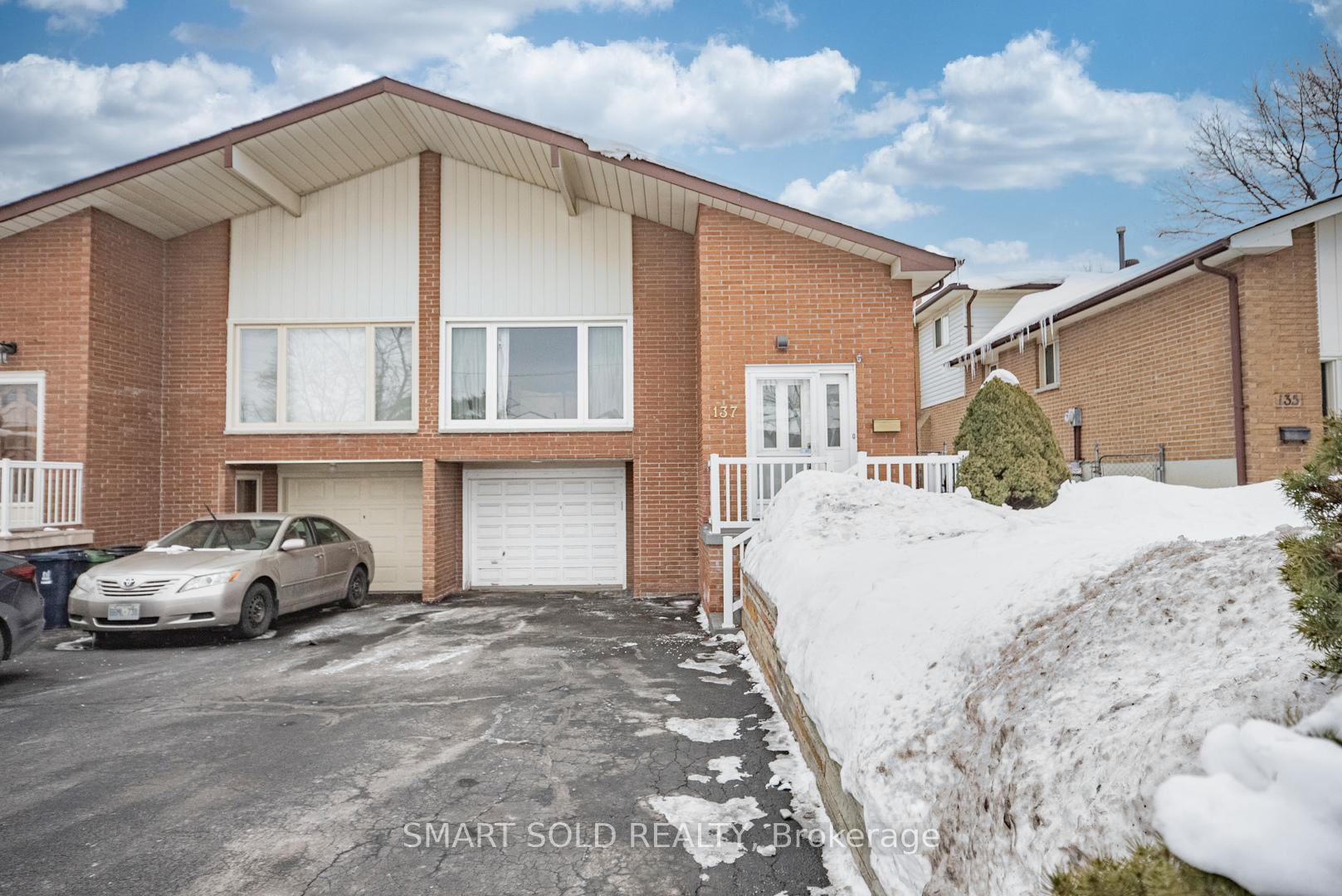 137 Shawnee Circle, Toronto, ON M2H 2Y3