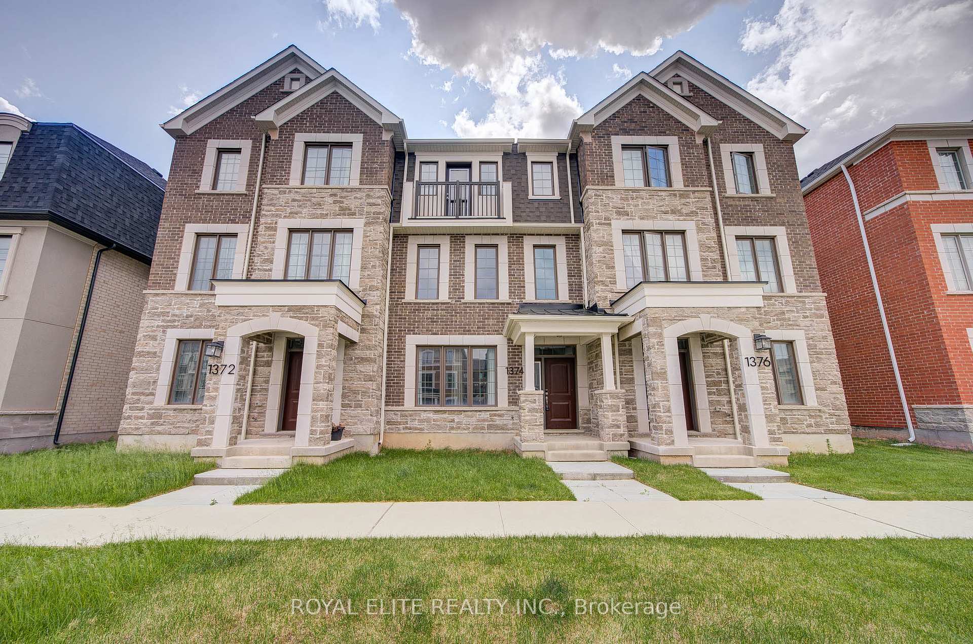 1374 William Halton Parkway, Oakville, ON L6M 5P2