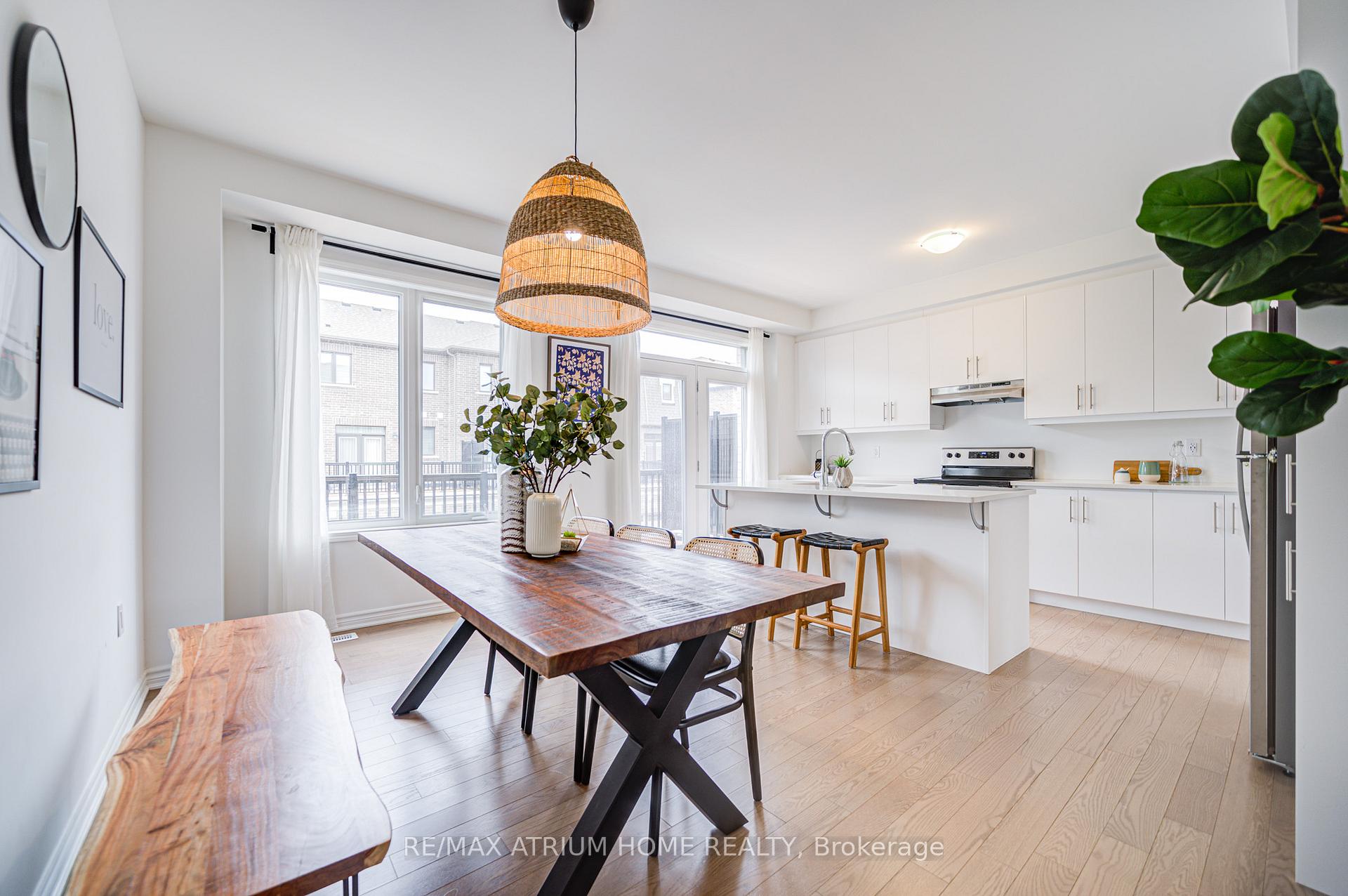 1377 William Halton Parkway, Oakville, ON L6M 5N9