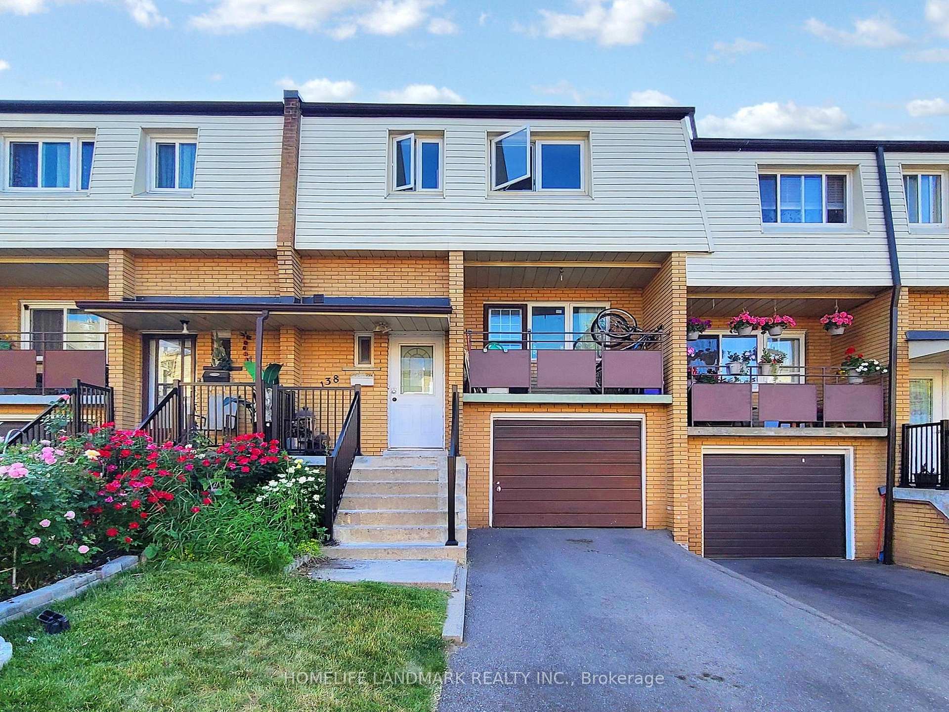 138 - 3175 Kirwin Avenue, Mississauga, ON L5A 3M4