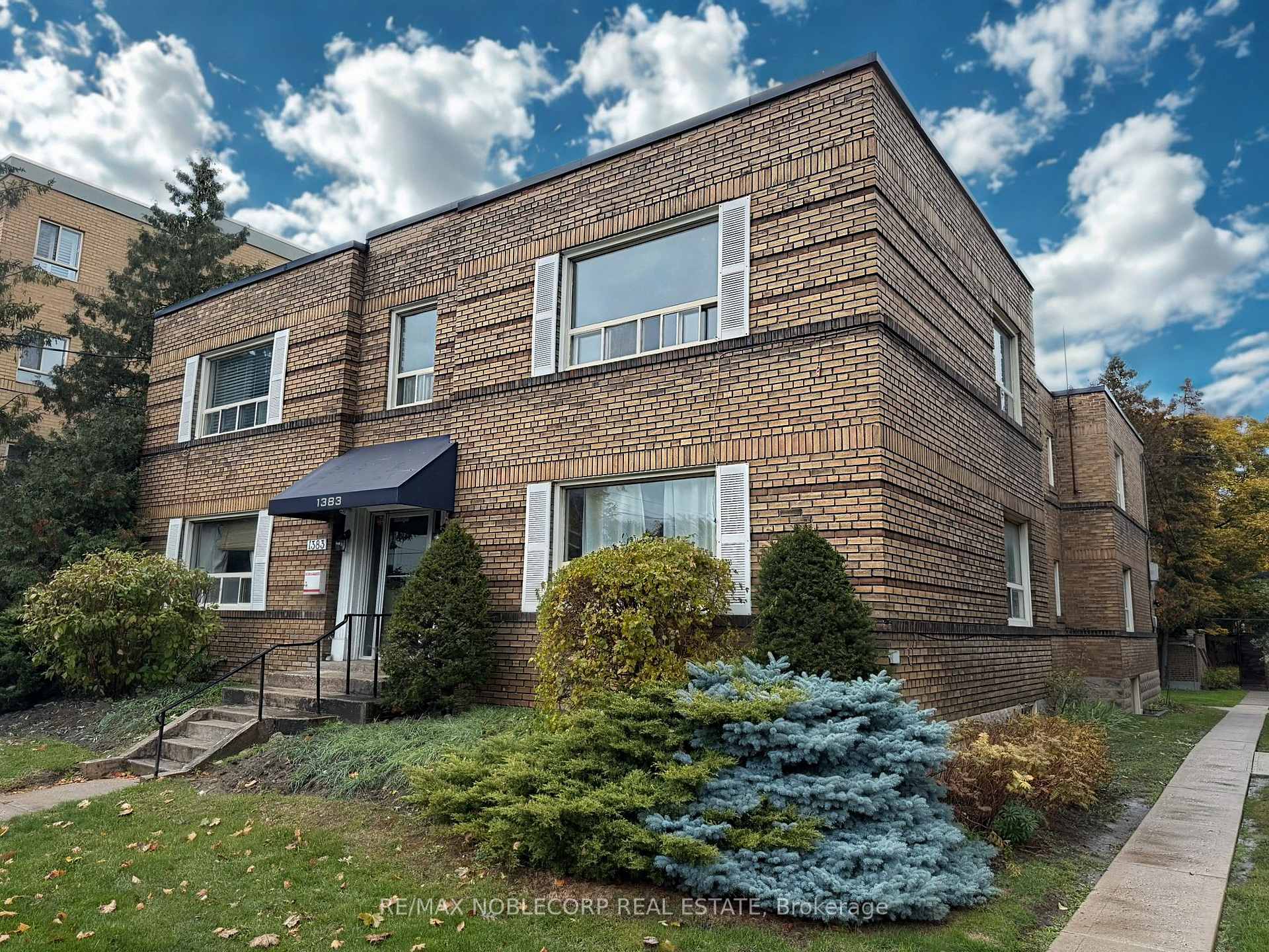 8 - 1383 Bayview Avenue, Toronto, ON M4G 3A5