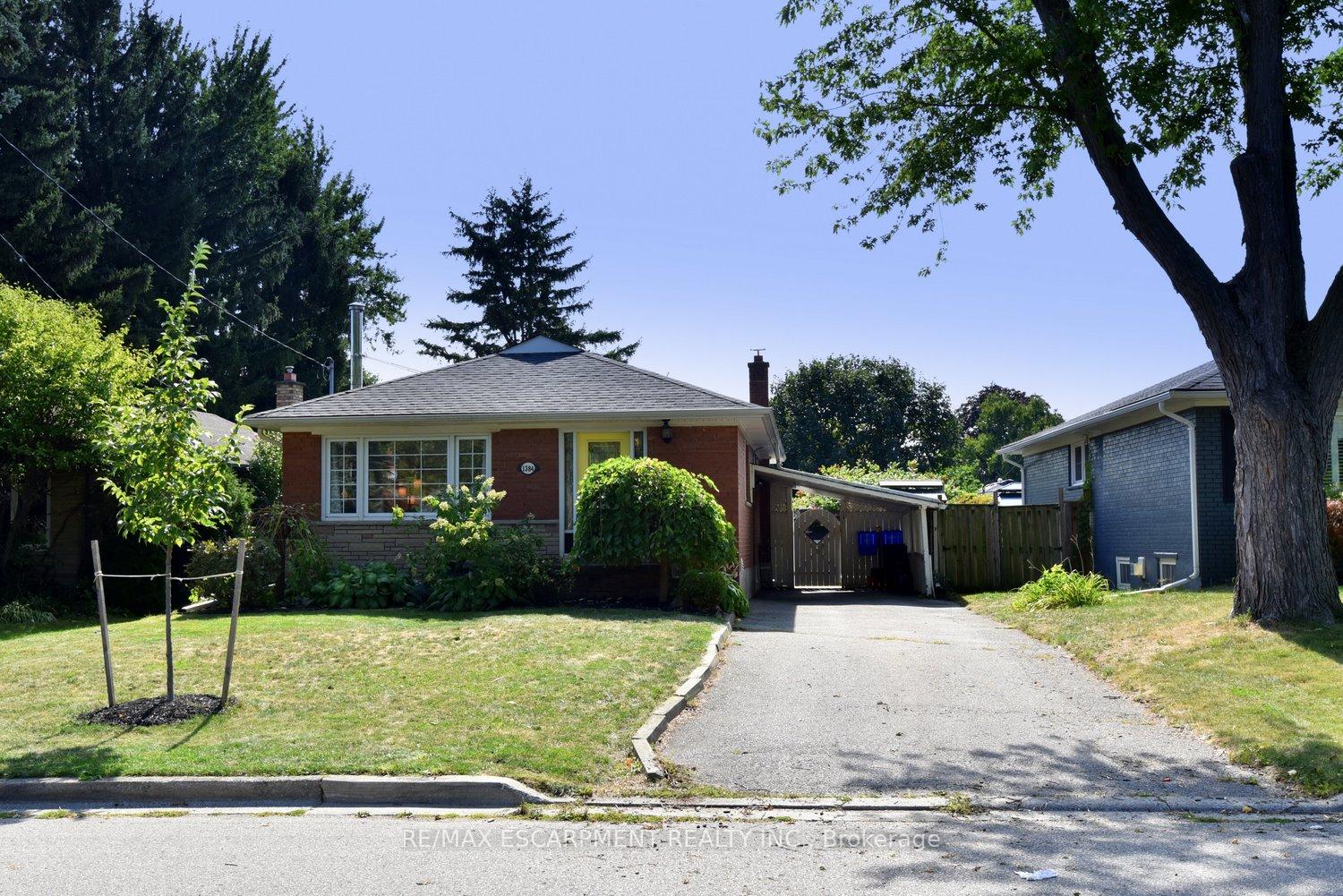 1384 Niels Avenue, Burlington, ON L7P 2E4