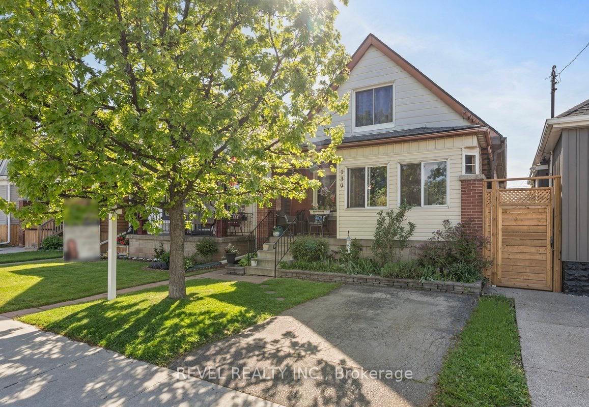 139 Garside Avenue N, Hamilton, ON L8H 4W5