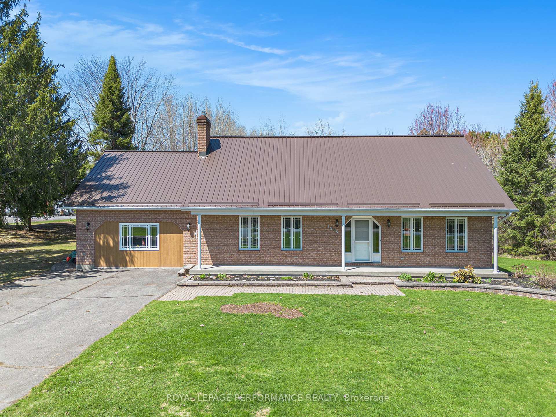 1395 Notre-Dame Street, Russell, ON K0A 1W0