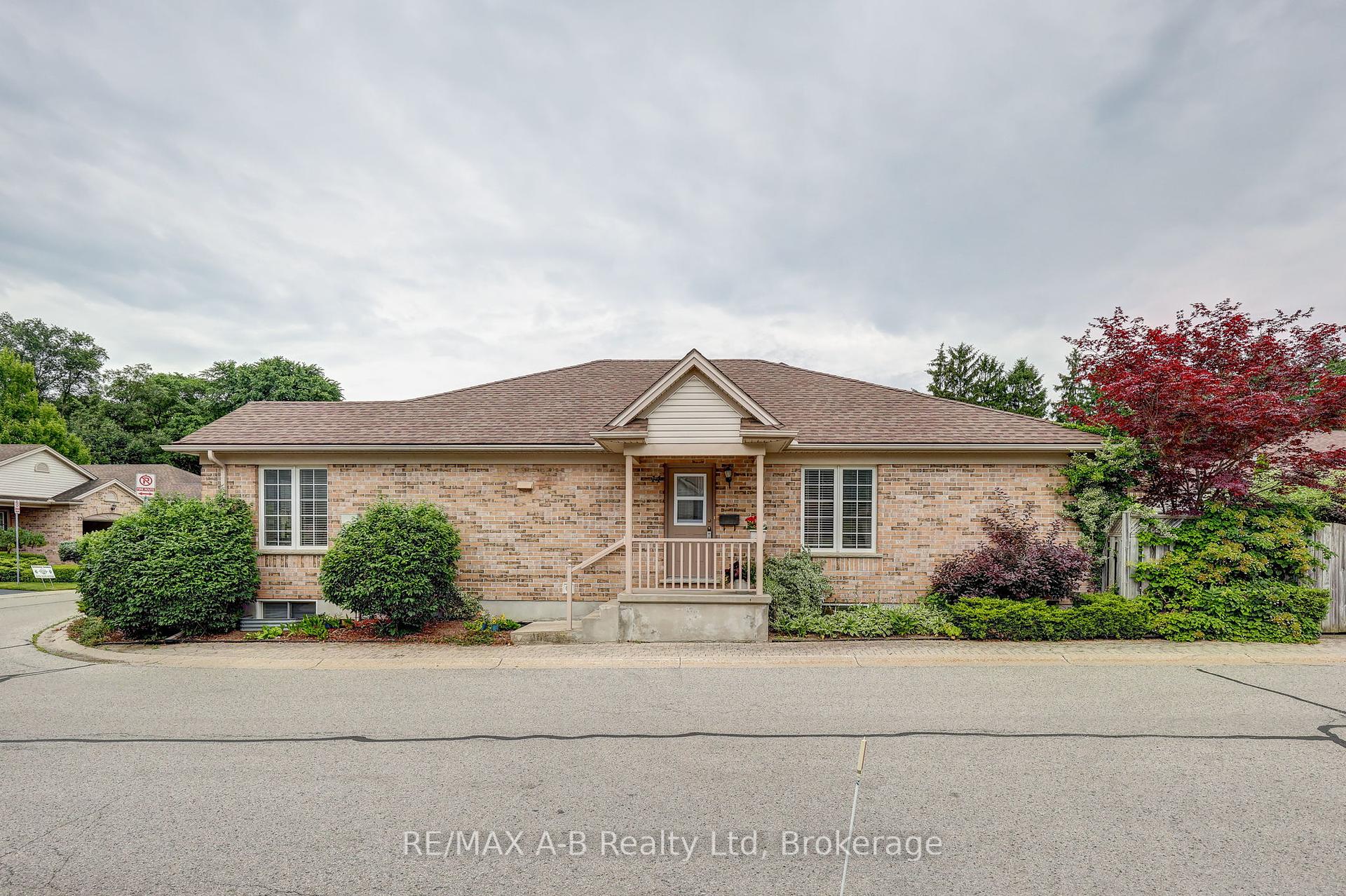 14 - 567 Fanshawe Park Road E, London North, ON N5X 3T4