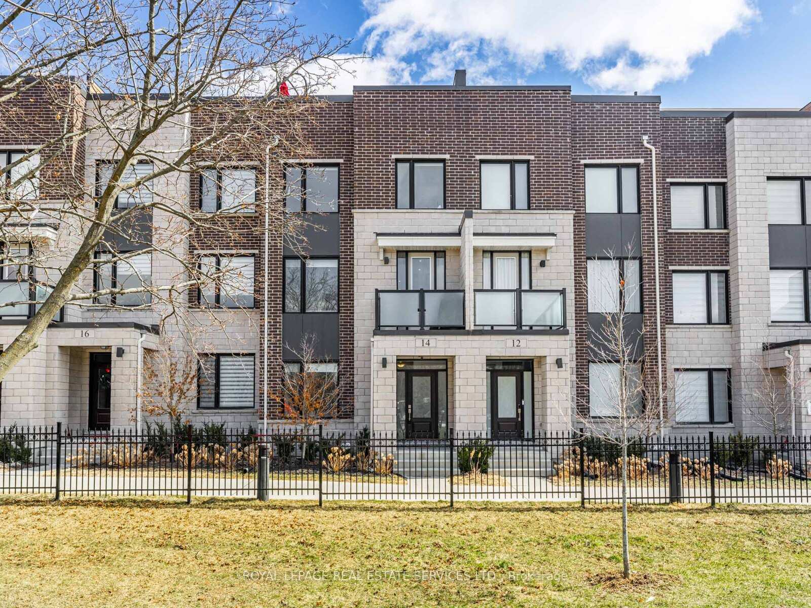 14 Chinook Trail, Toronto, ON M3B 0B4