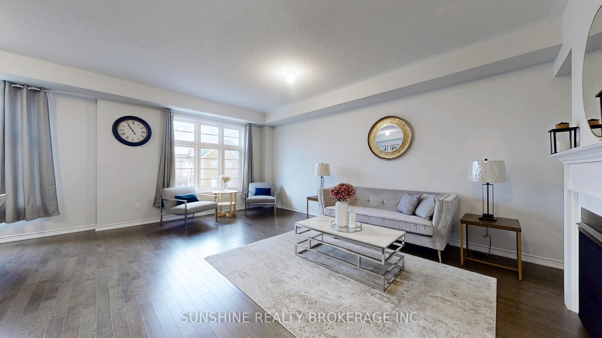 14 Cornerside Way, Whitby, ON L1M 0L8